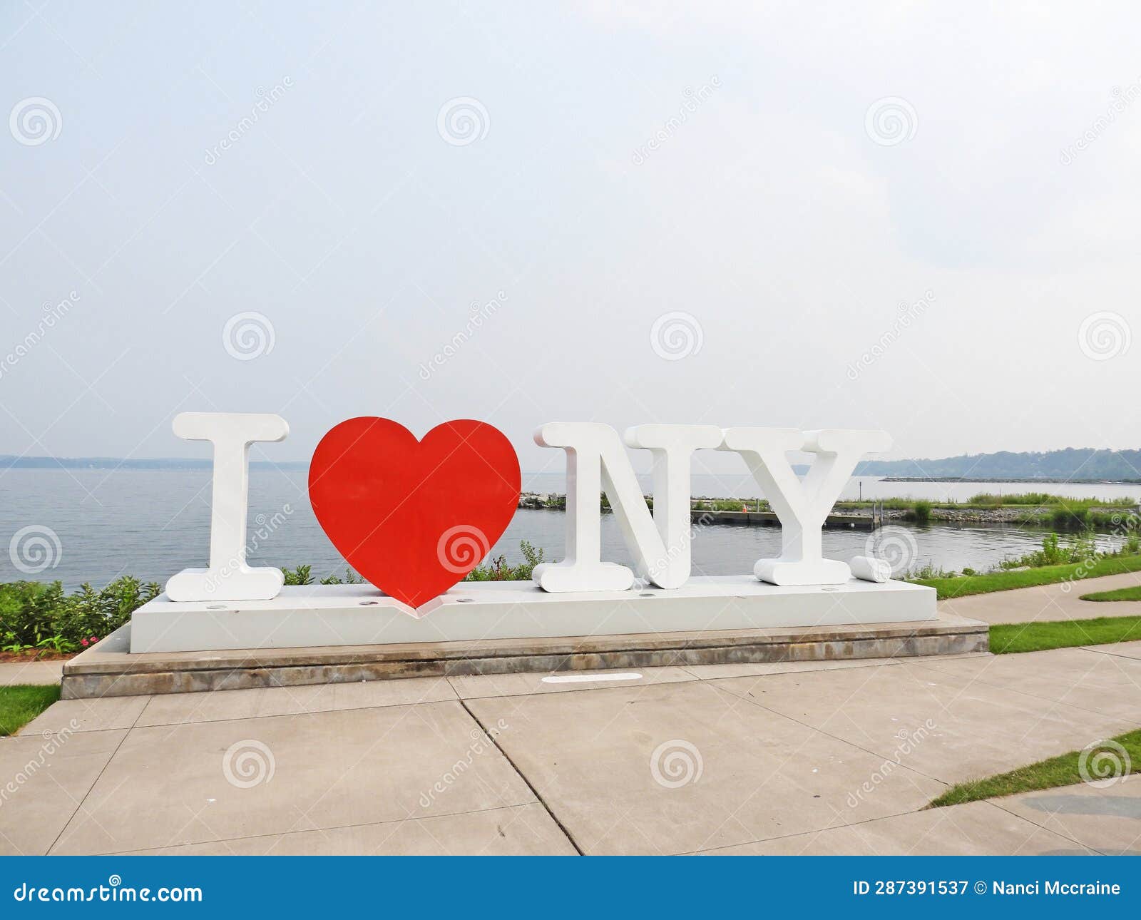 I LOVE NY Iconic Statue in Geneva on Seneca Lake Editorial Photography ...