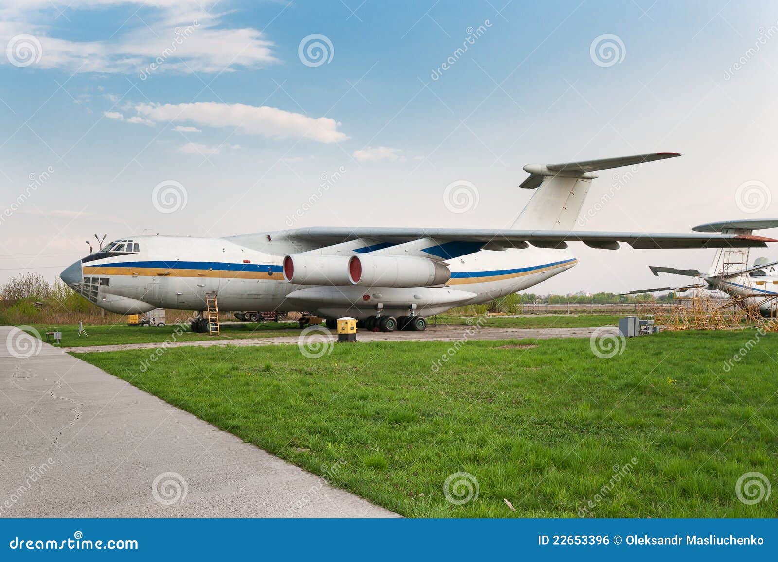 Ilyushin Il-62 Plane Royalty-Free Stock Photography | CartoonDealer.com ...