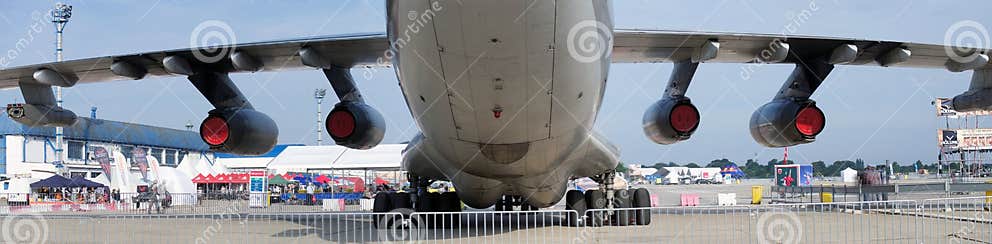 Ilyushin Il-78 (visión Trasera Granangular) Imagen de archivo editorial - Imagen de transporte ...