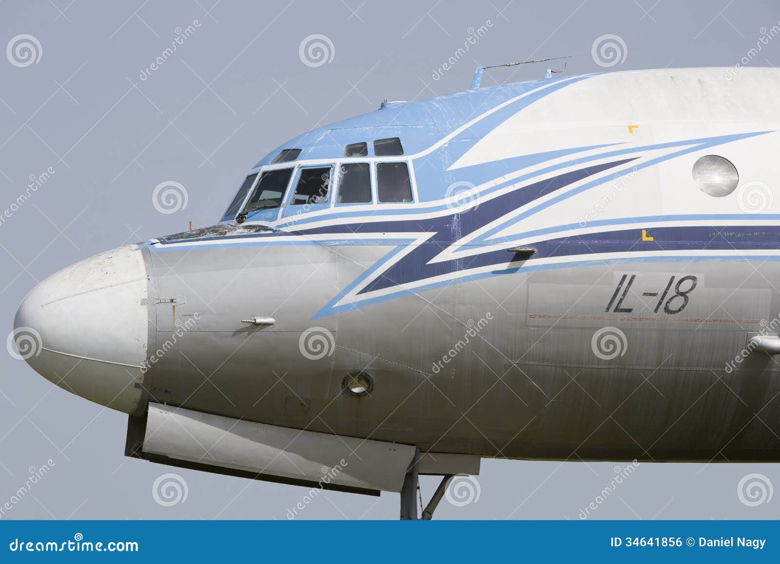 Ilyushin Plane IL - 18 Side View Editorial Photo - Image of plane, nose ...