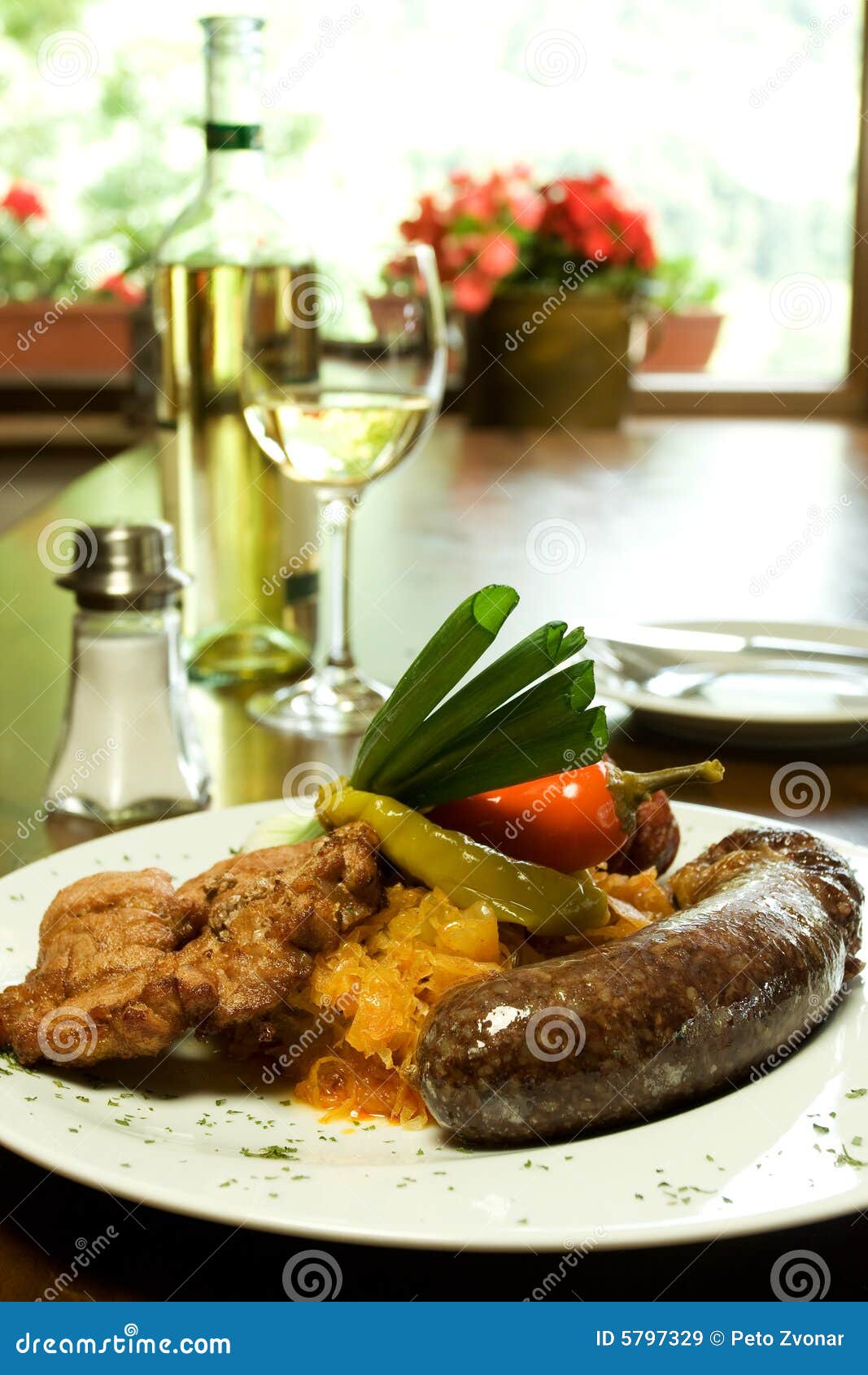 Im Restaurant Bild. Bild: 5797329