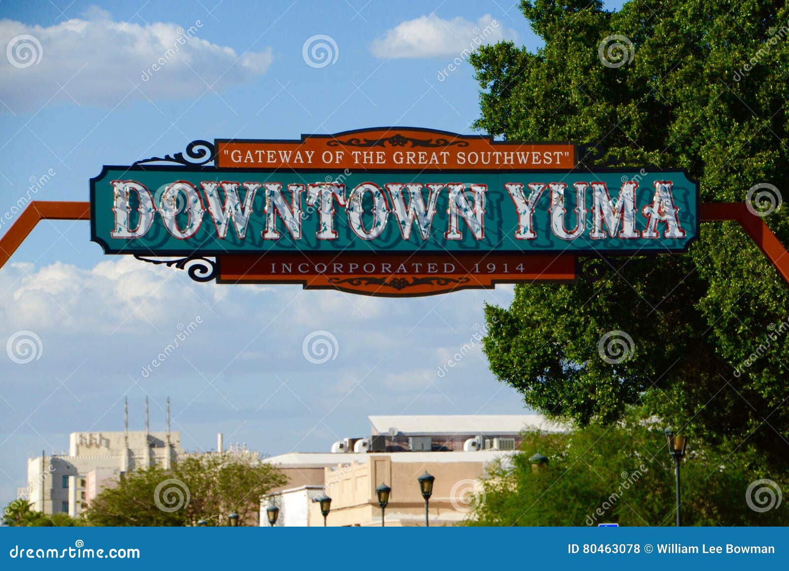 Im Stadtzentrum Gelegener Yuma Sign Stockfoto - Bild von stadtzentrum ...