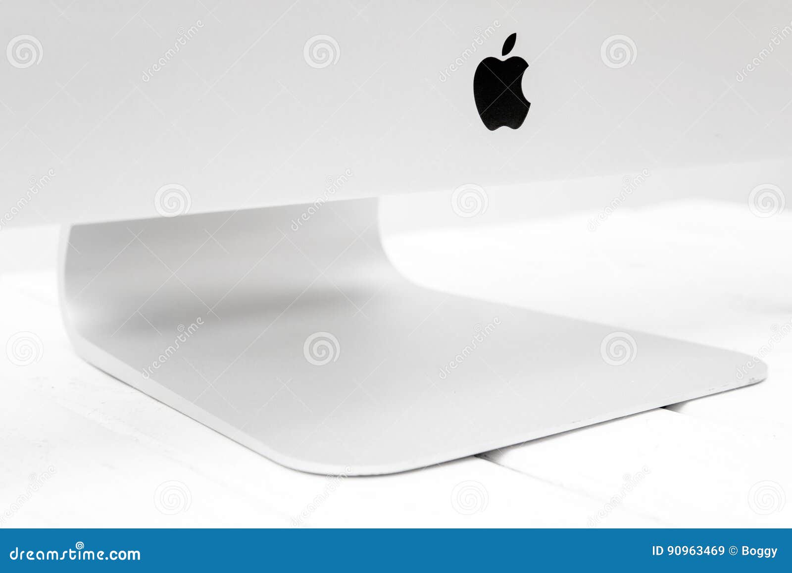 Apple iMac computer editorial stock image. Image of computer - 90963469