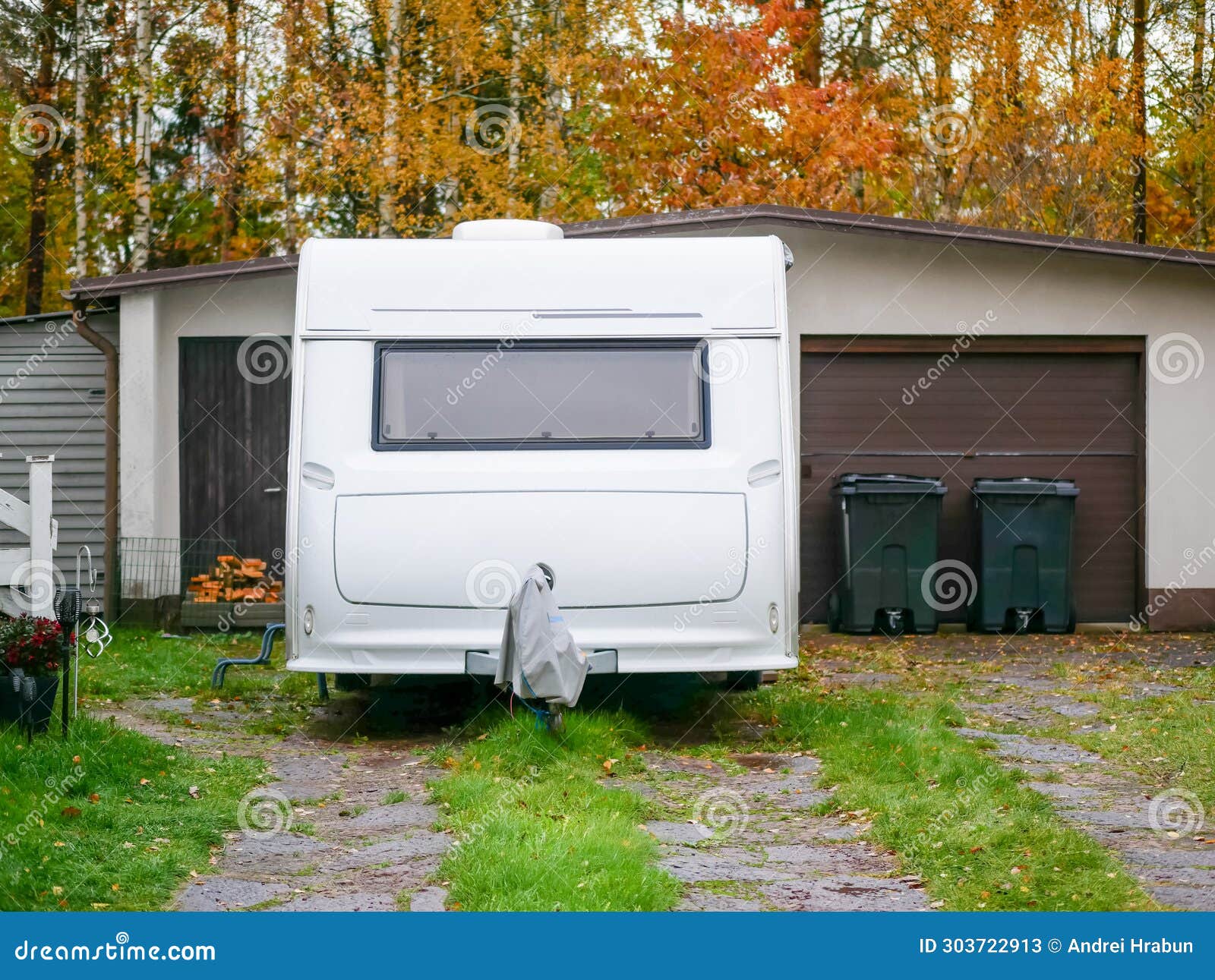 Image Caravan Trailer or Mobile Home, or Recreational Vehicle Parked at ...