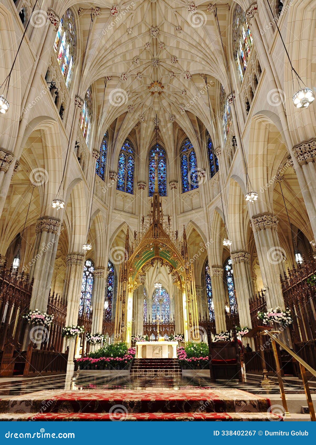 Interior of the Gothic Cathedral of St. Patrick in New York with ...