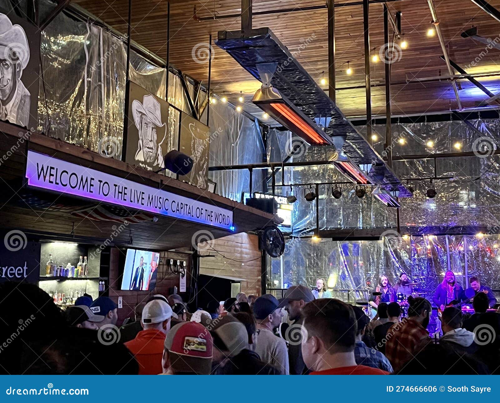 Austin night scene editorial photo. Image of dusk, texas - 274666606