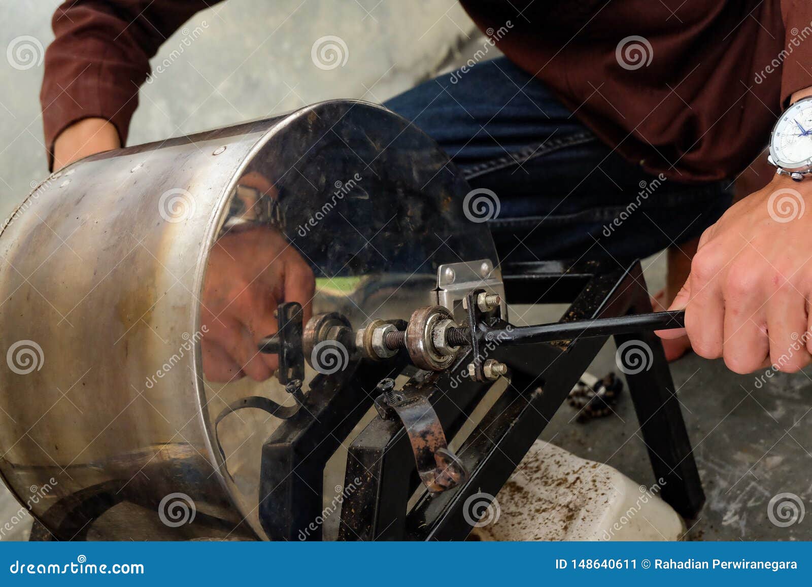 Manual Rolling Drum Coffee Roaster Stock Image - Image of barista ...