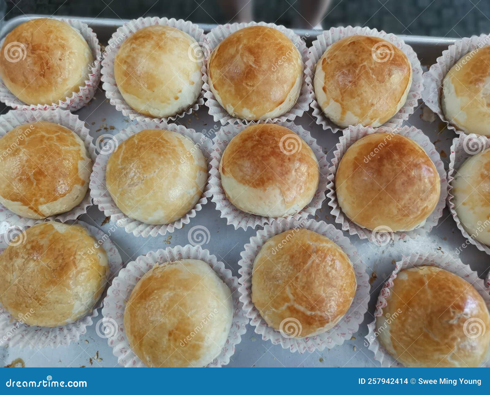 Many Pieces of Tau Sar Piah on the Tray Stock Photo - Image of food ...