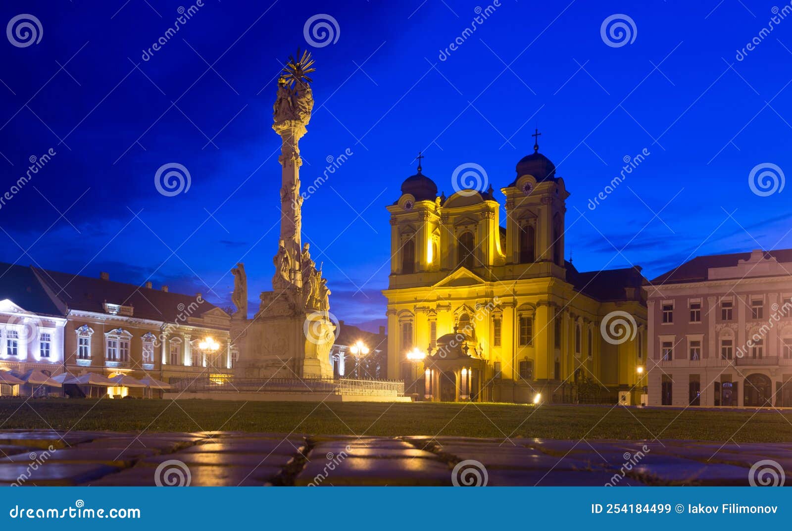 Image of Night Union Square Stock Image - Image of statue, square ...