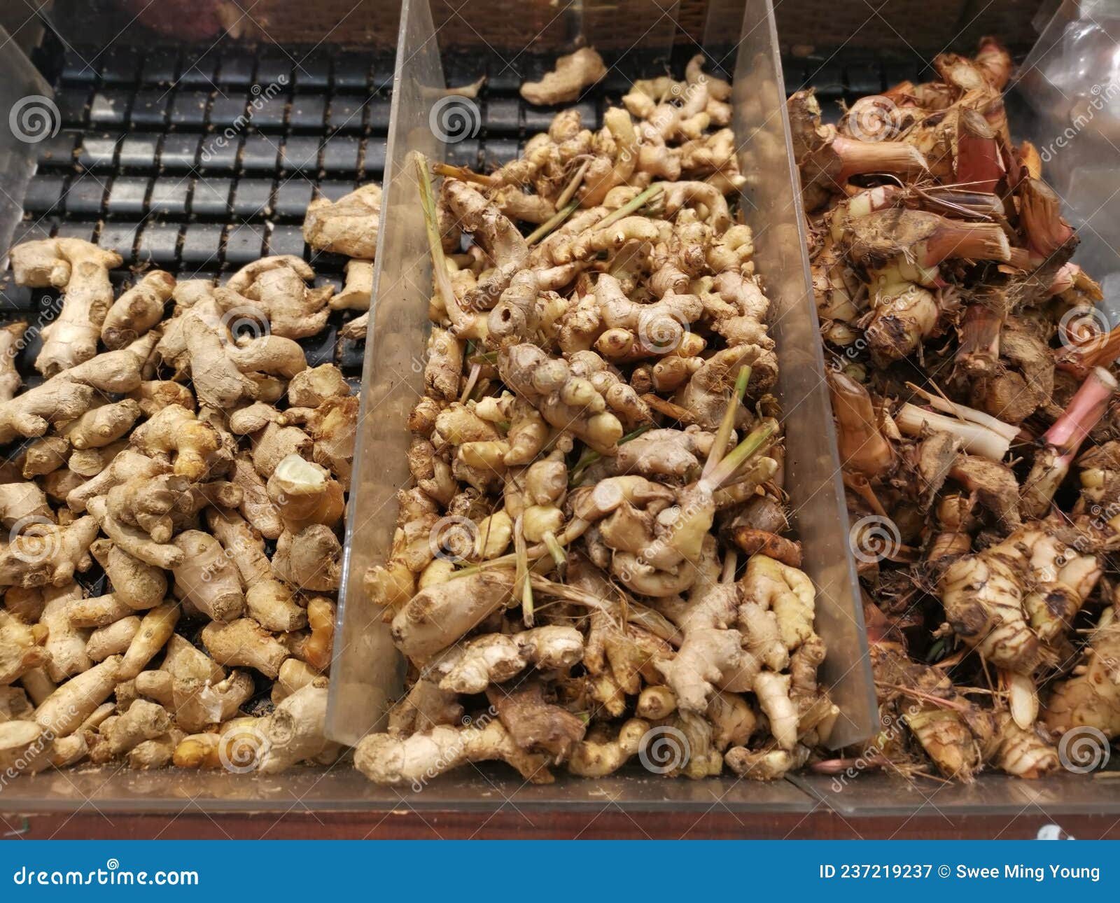 Pile of fresh loose ginger stock image. Image of medicine - 237219237