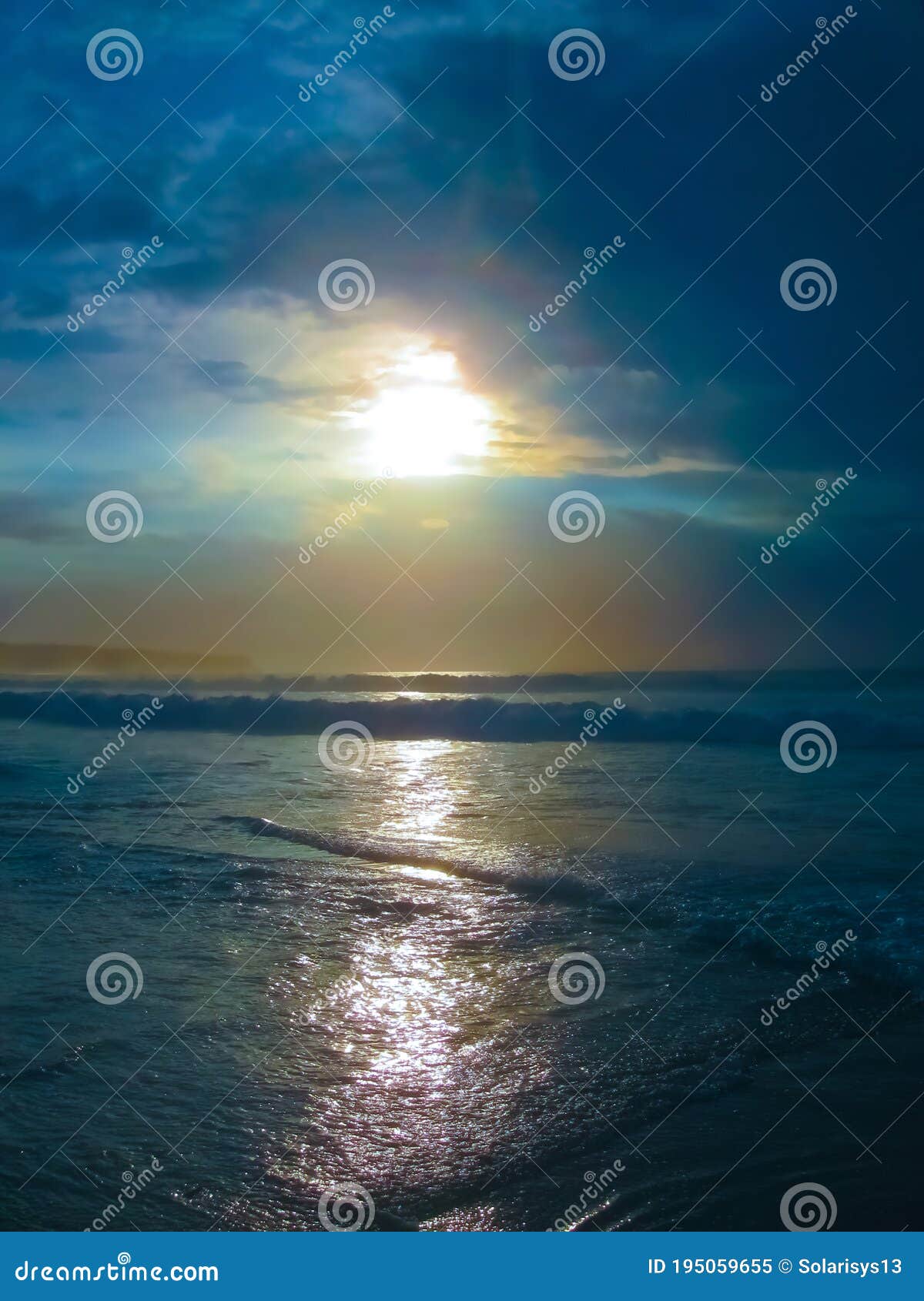 Image of the Sun Setting Over the Ocean Stock Image - Image of dawn ...