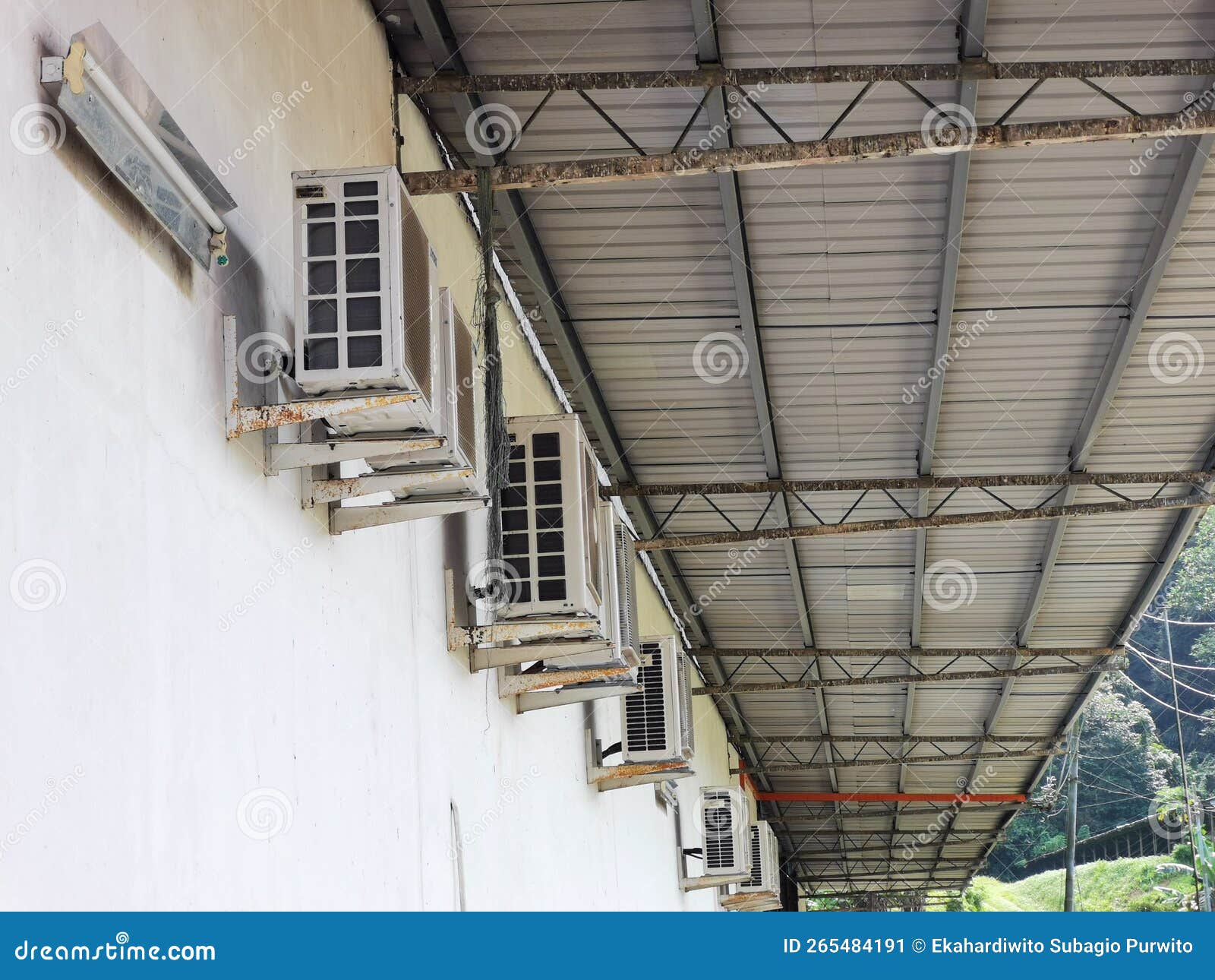 Condensers External Units In Row Stack For Refrigerant Gas For Air ...