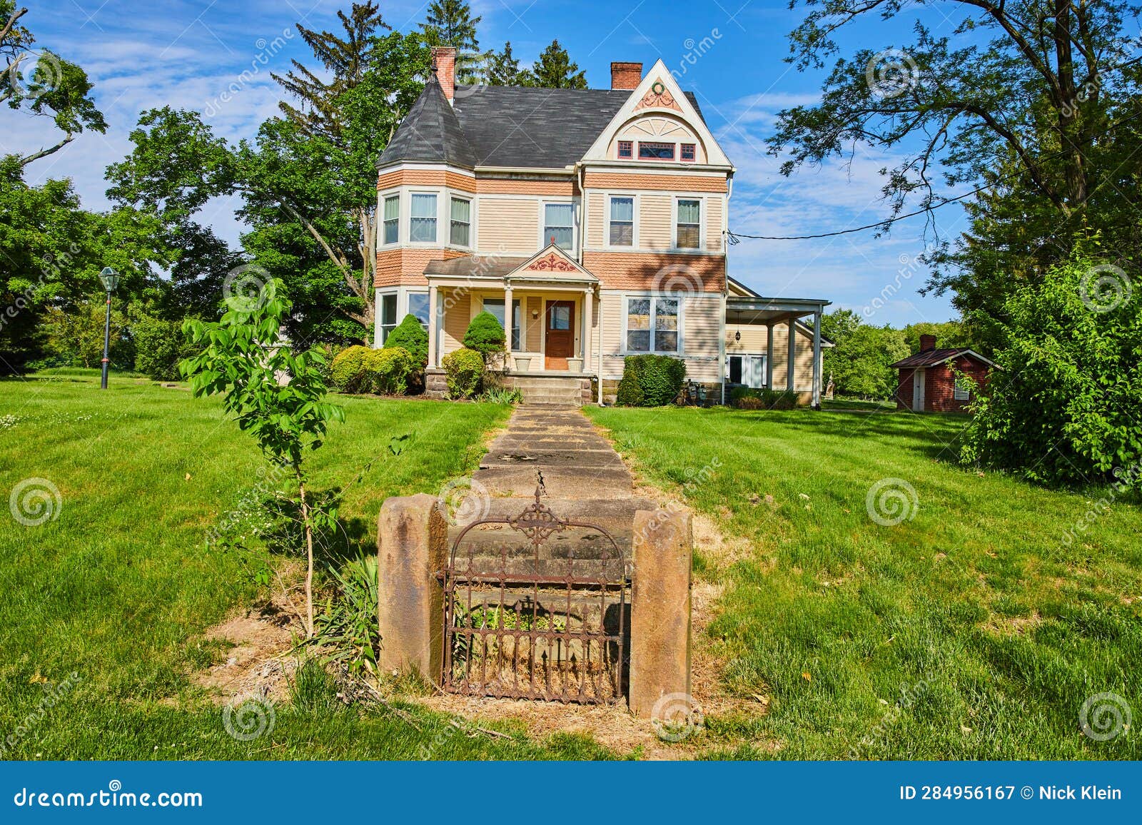 Rusting Iron Headless Figure Chicago Editorial Photo | CartoonDealer ...