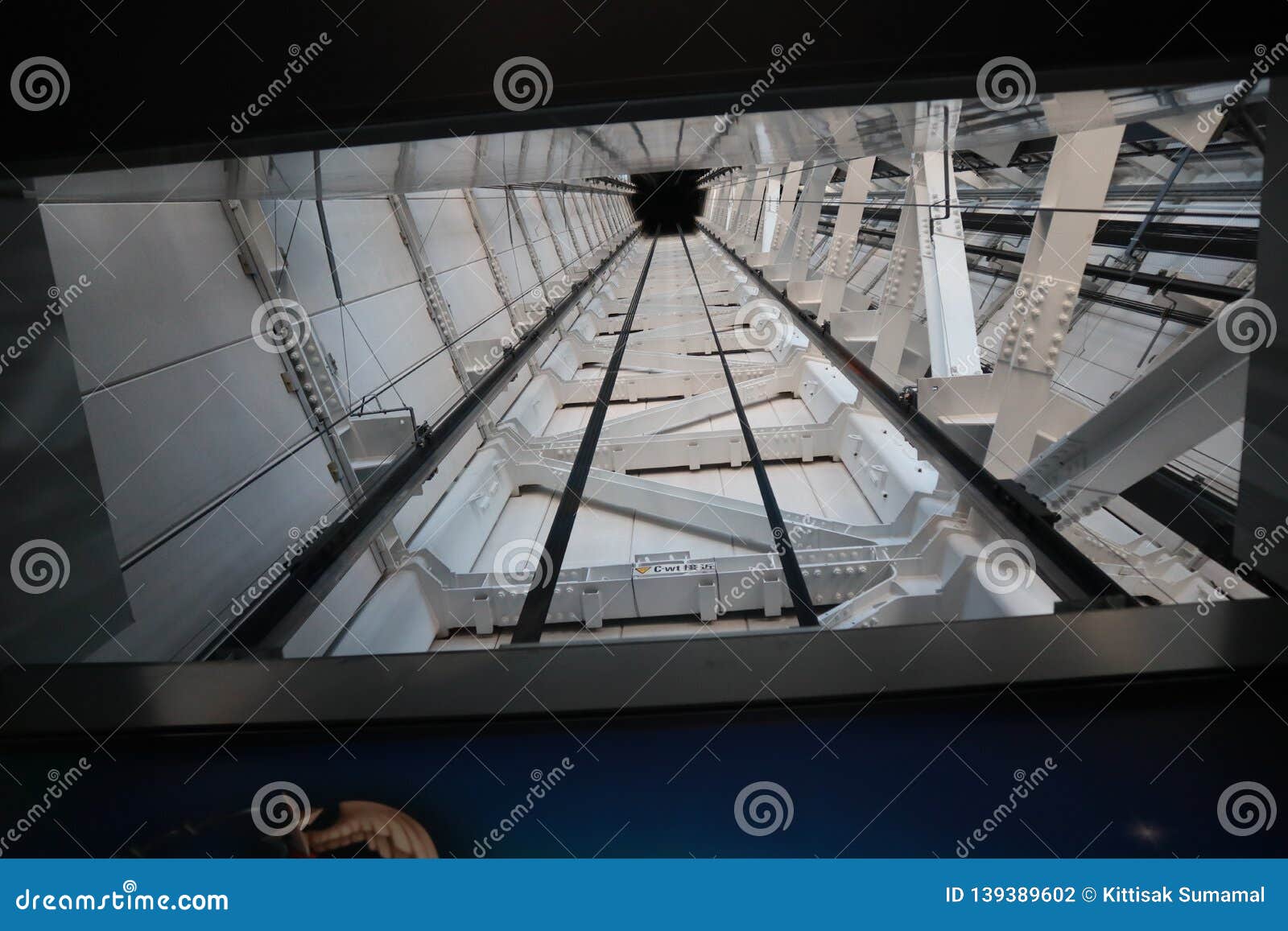 Tokyo Skytree Elevator Top View Editorial Photography - Image of room ...