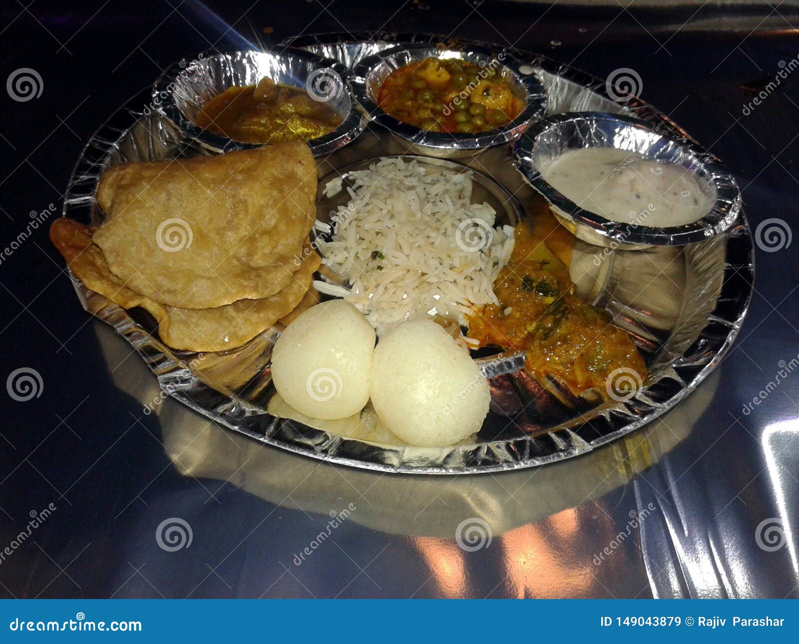 This is the Image of Silver Paper Plate Fill with Food Stock Image ...