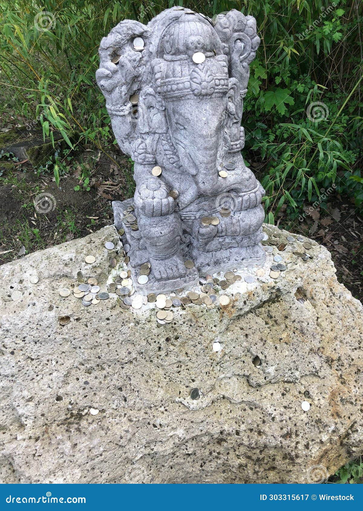 An Image of the Stone Statues that Have Been Built into it Stock Image ...