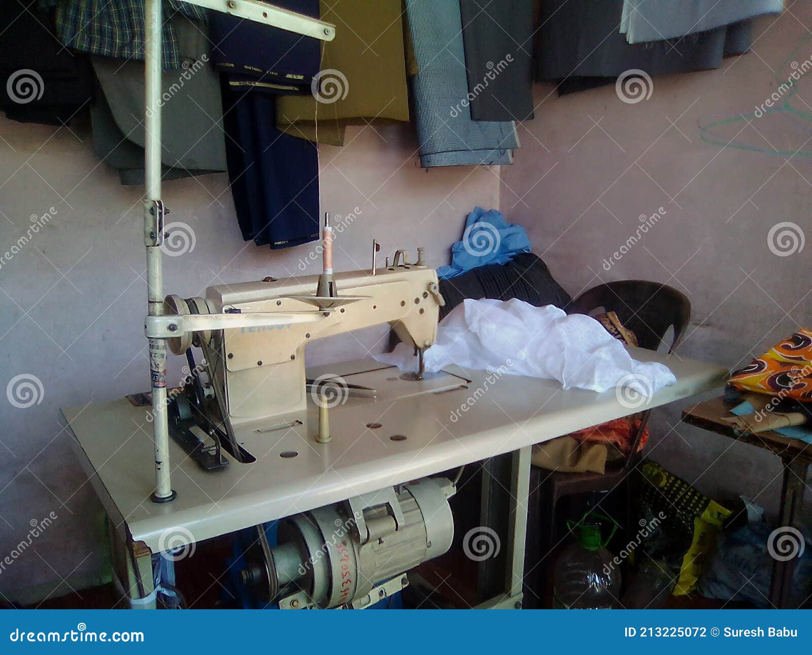 Image of sweing machine stock photo. Image of sweing - 213225072