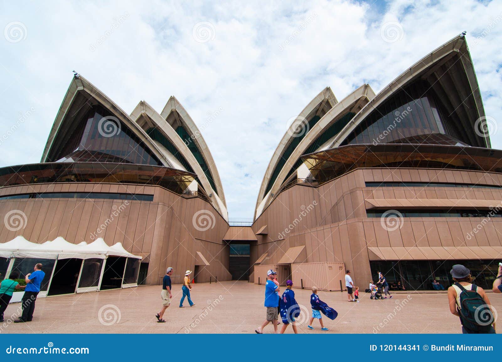 The Image of Sydney Opera House in the Front View with Cloudy Sky Day ...