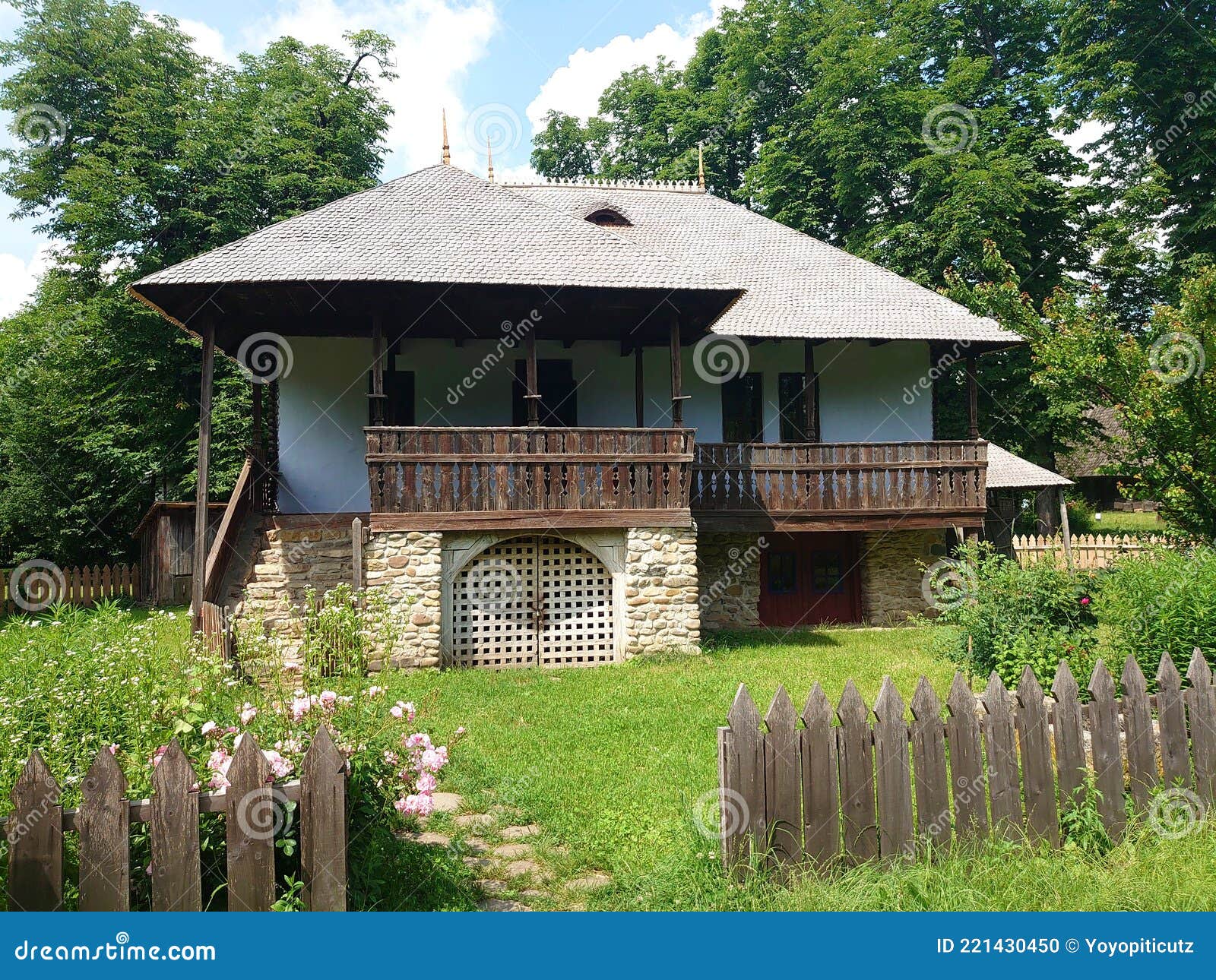 Image of Traditional Countryside House Stock Photo - Image of grass ...