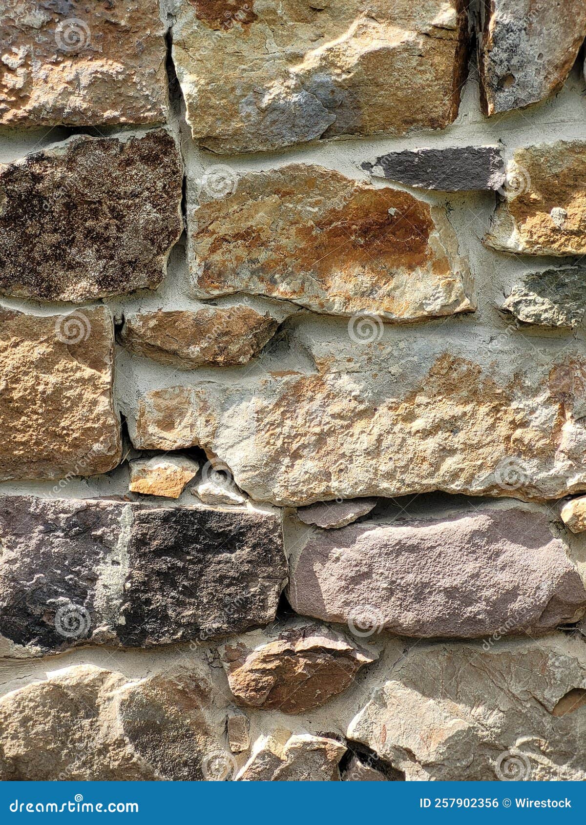 Image Verticale D'une Texture Murale En Pierre Ancienne Photo stock ...