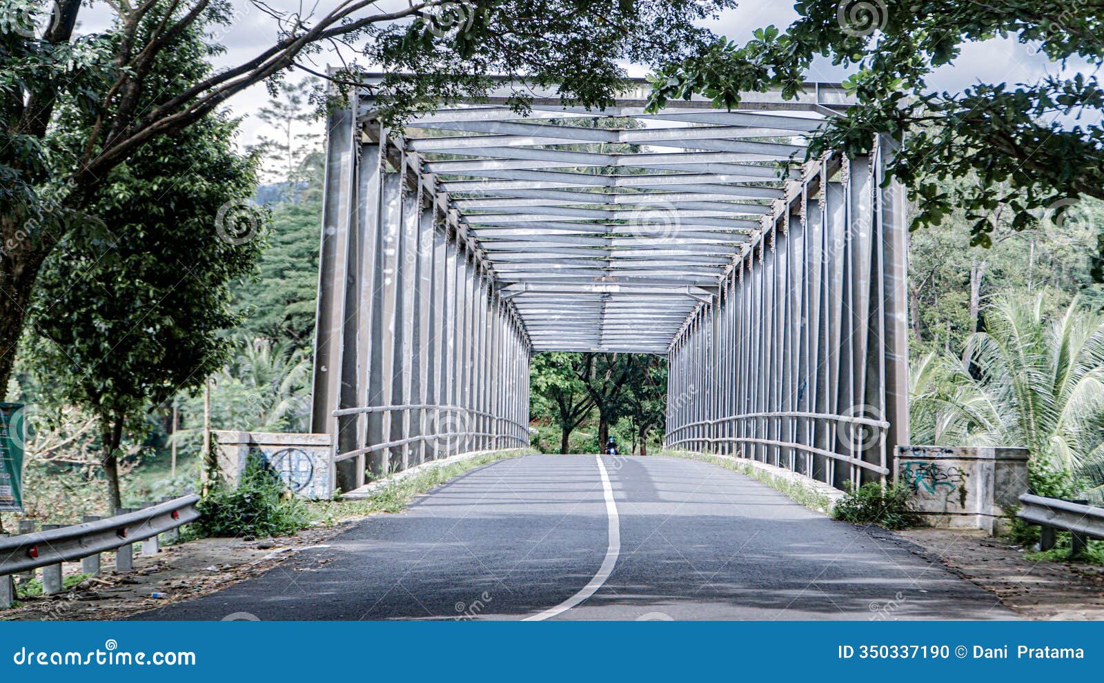 View Of The Bridge Puente De Bacunayagua With Typical Cuban Vintage Car ...