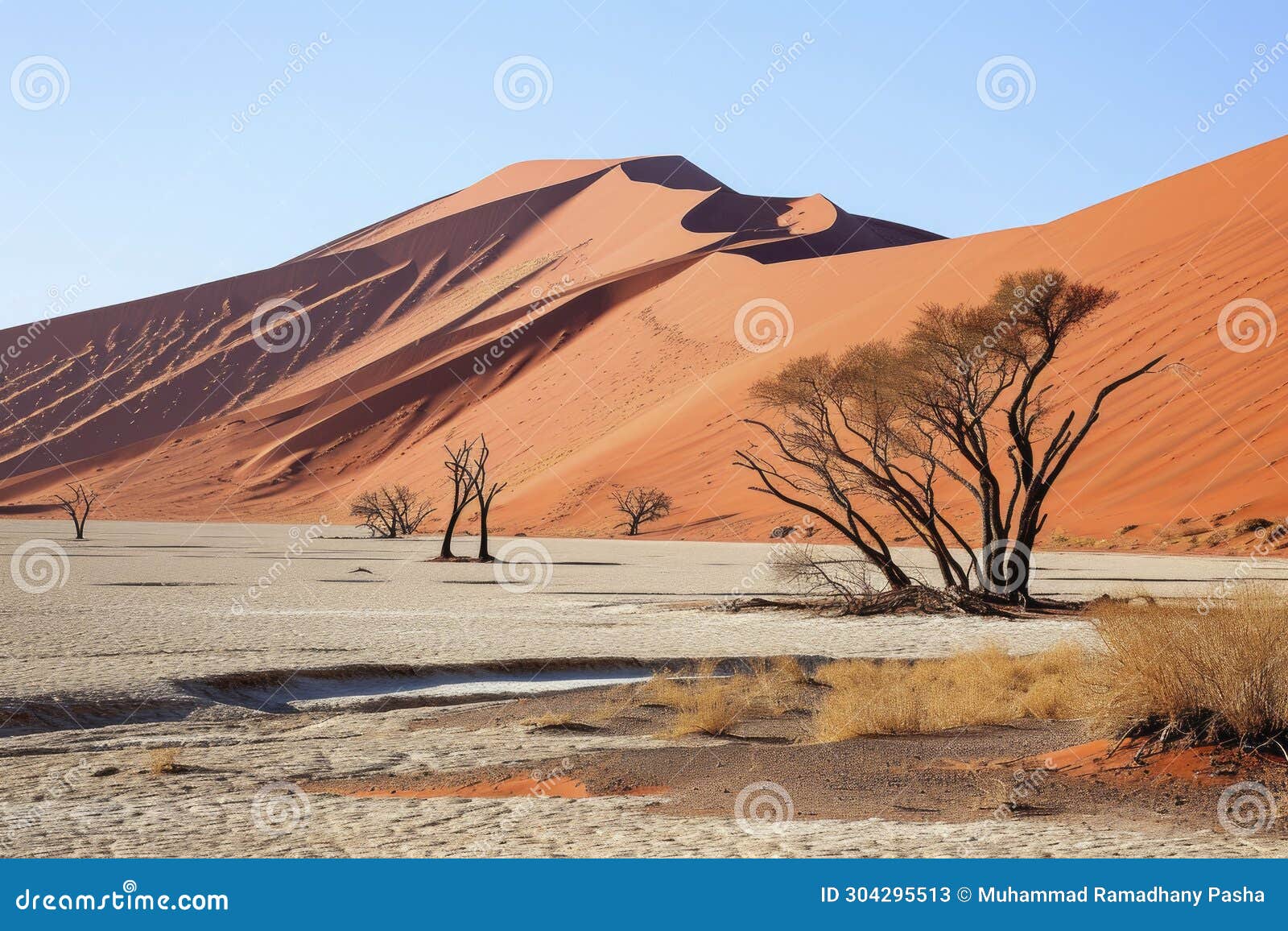 Wavy sand dunes of desert stock illustration. Illustration of abstract ...