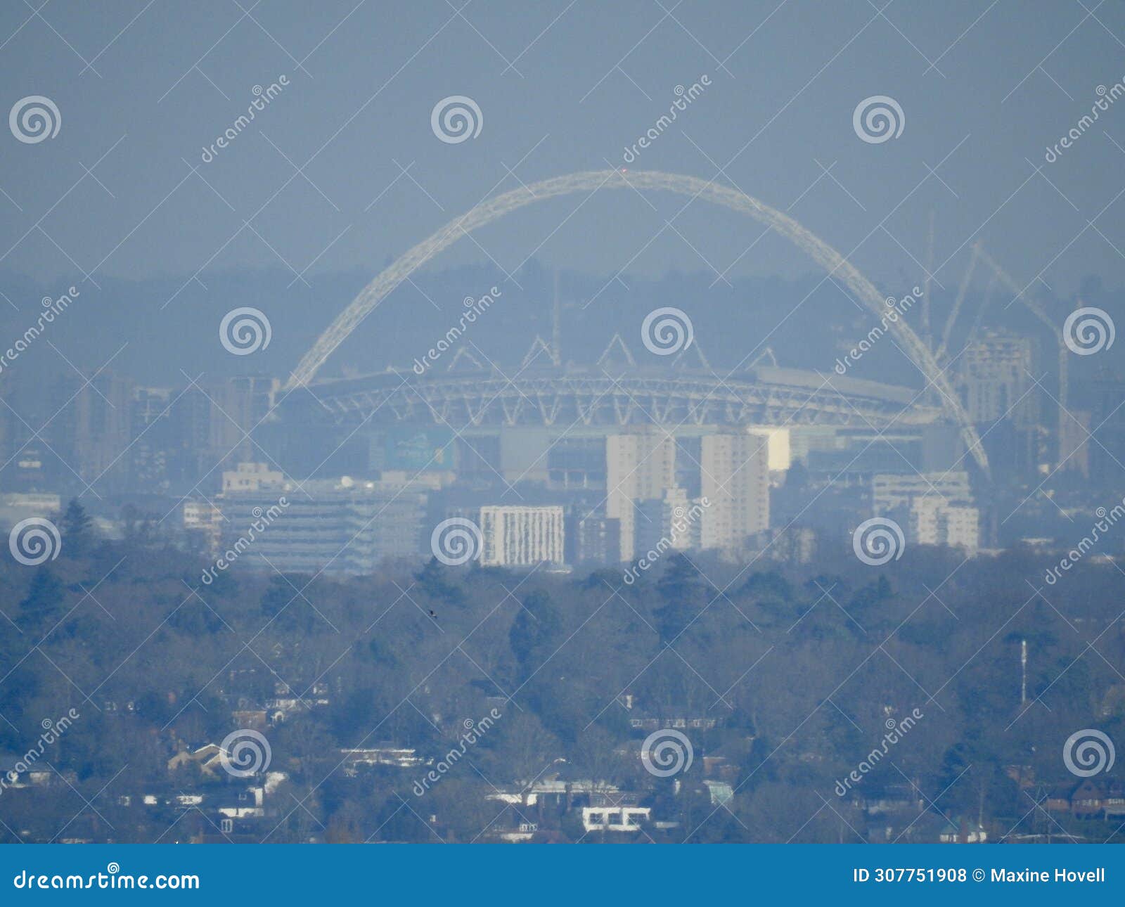 Wembley Stadium in Pollution Stock Photo - Image of horizon, history ...