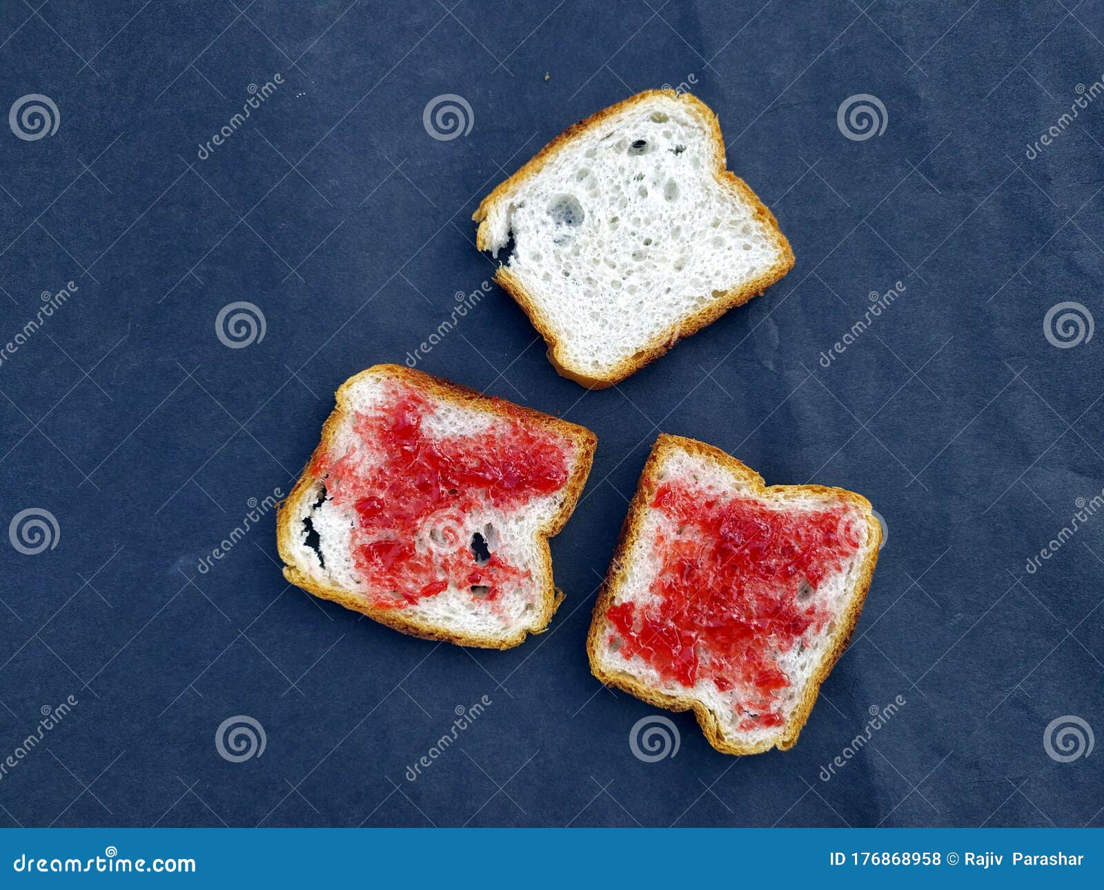 A White Fresh Bread with Red Jam Isolated on Seamless Background Stock ...