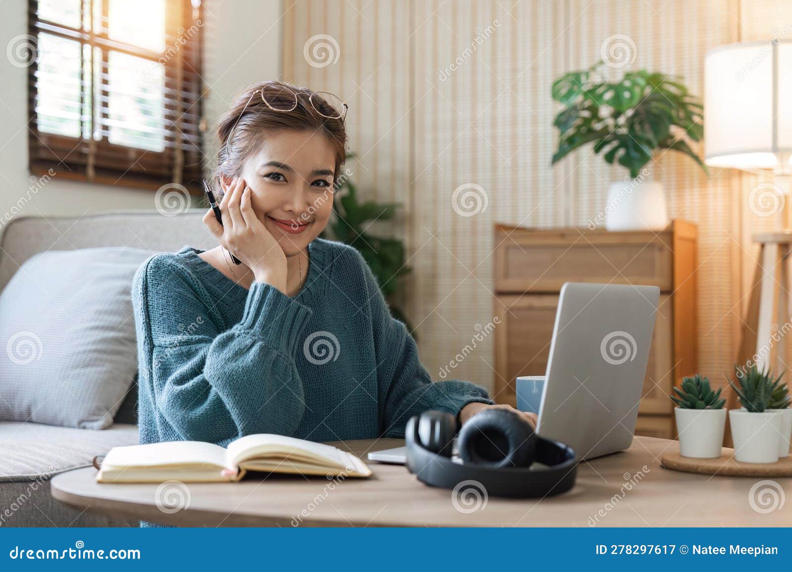 Image Of Woman Cheery Happy Positive Cute Beautiful Business Woman Sit