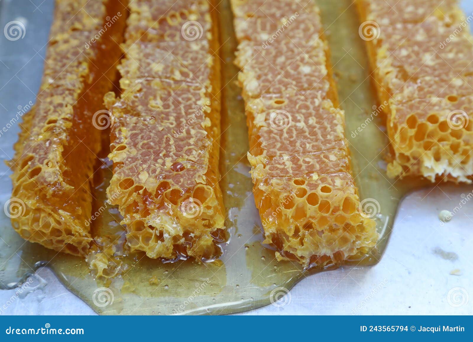 Imagen De Colmena De Abejas Foto de archivo - Imagen de abeja, abejas ...