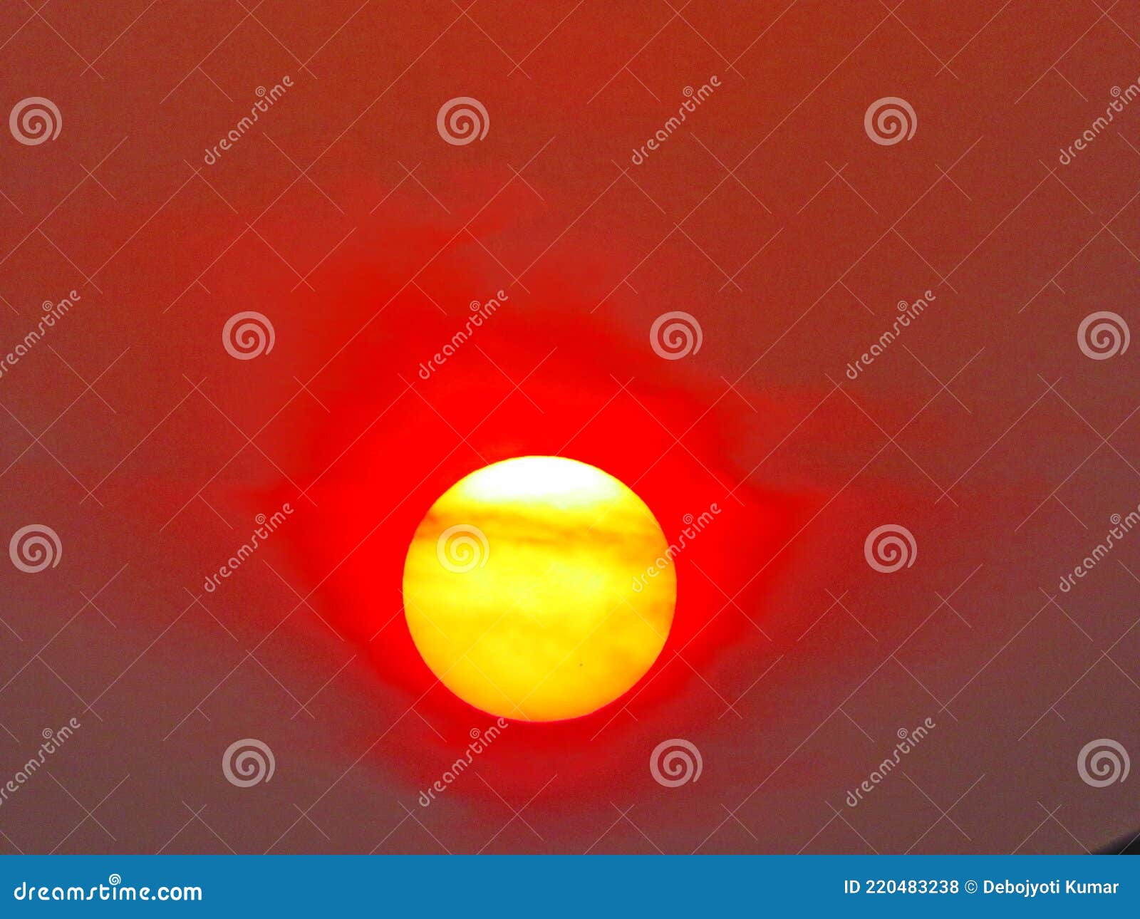 Imagen del sol poniente foto de archivo. Imagen de amarillo - 220483238