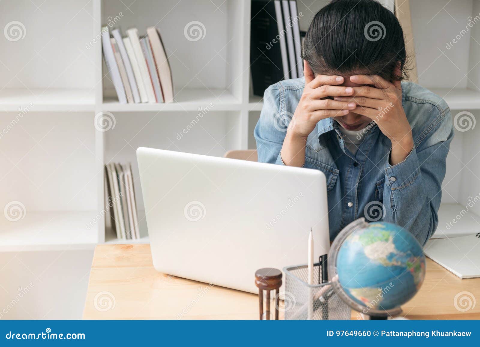 Images of Disappointed, Young Students Campus or Classmates are Stock ...