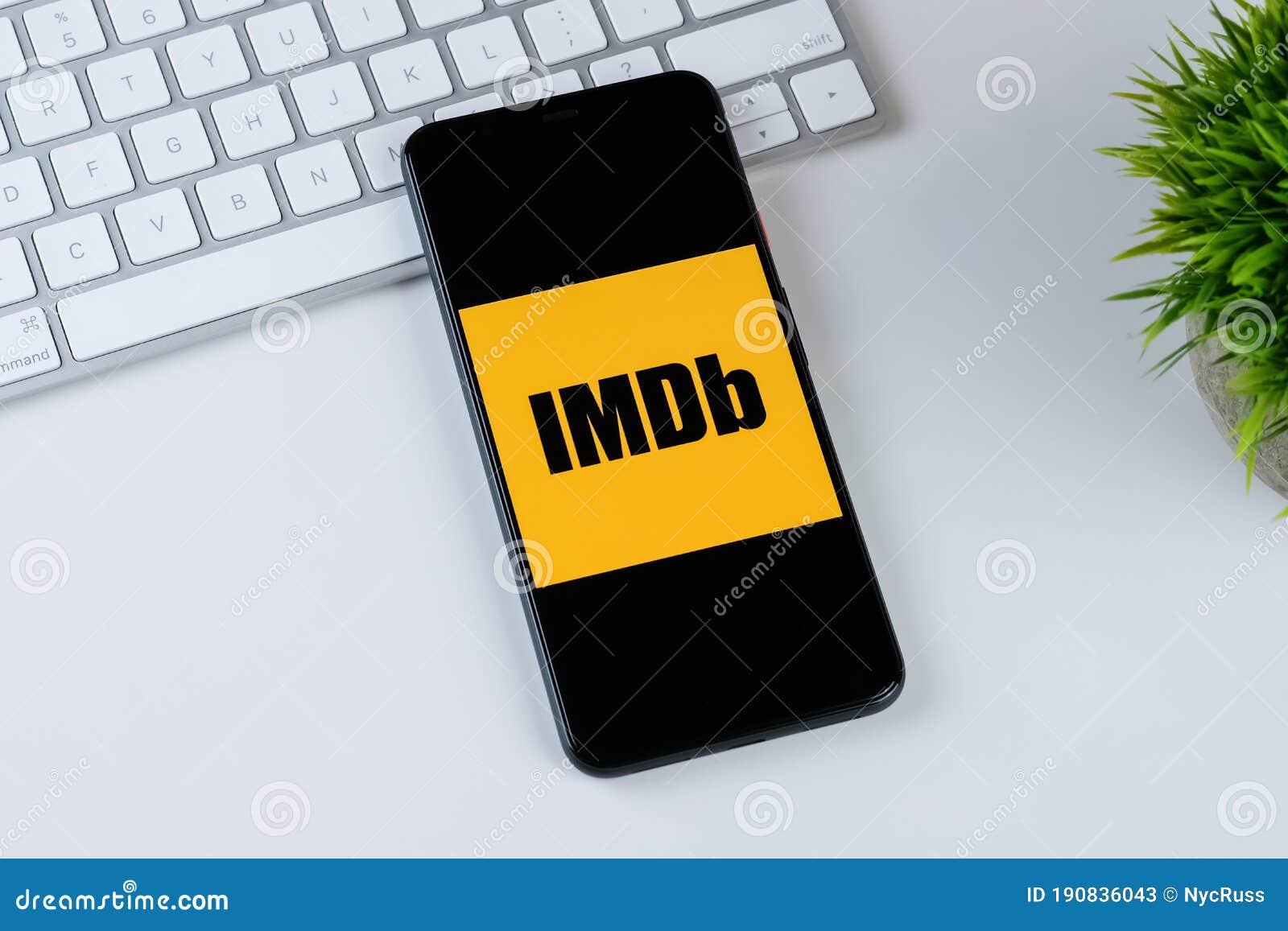 IMDb App Logo on a Smartphone Screen. Editorial Stock Photo - Image of ...