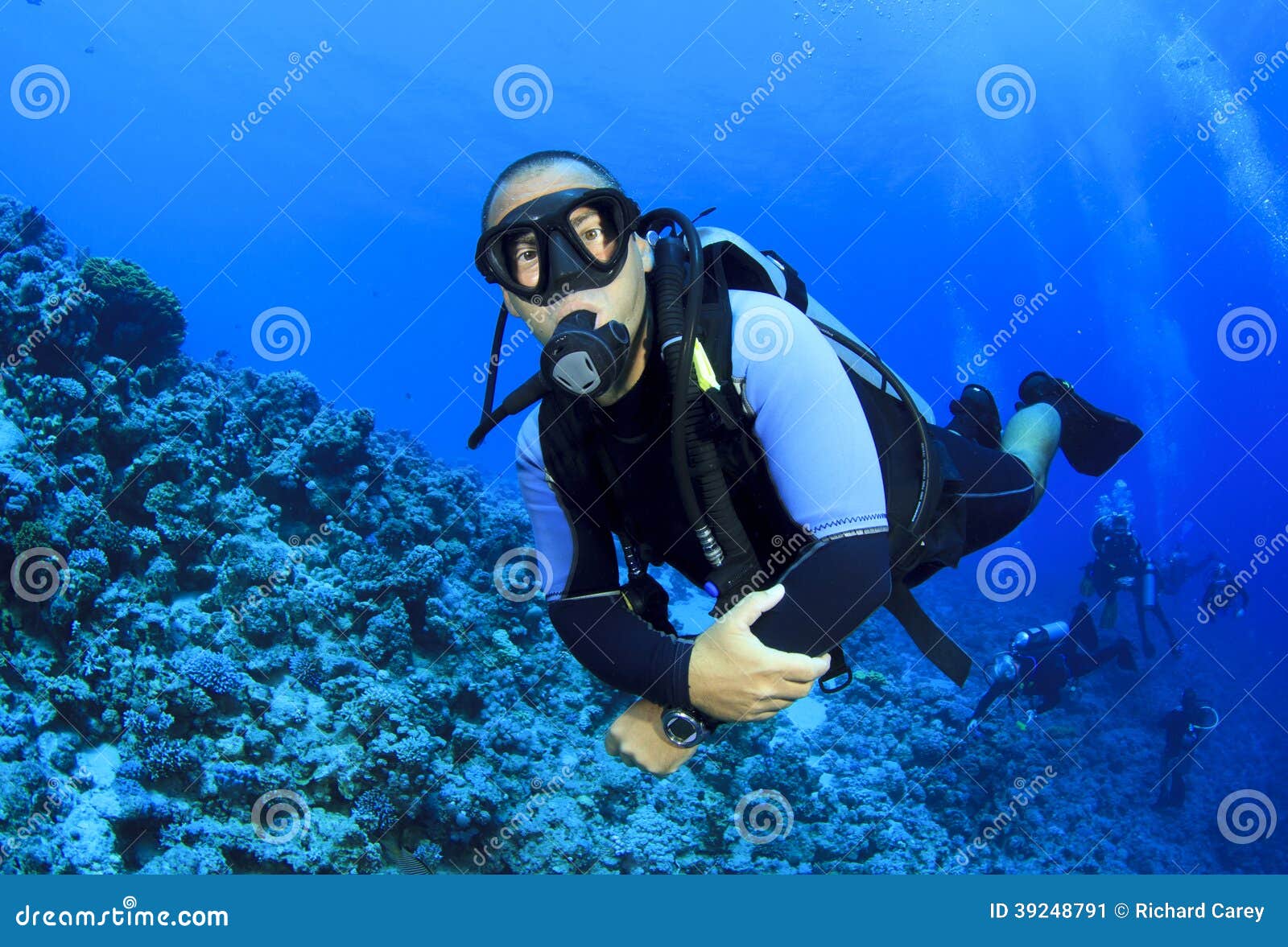 Immersione con bombole immagine stock. Immagine di tuffatore - 39248791