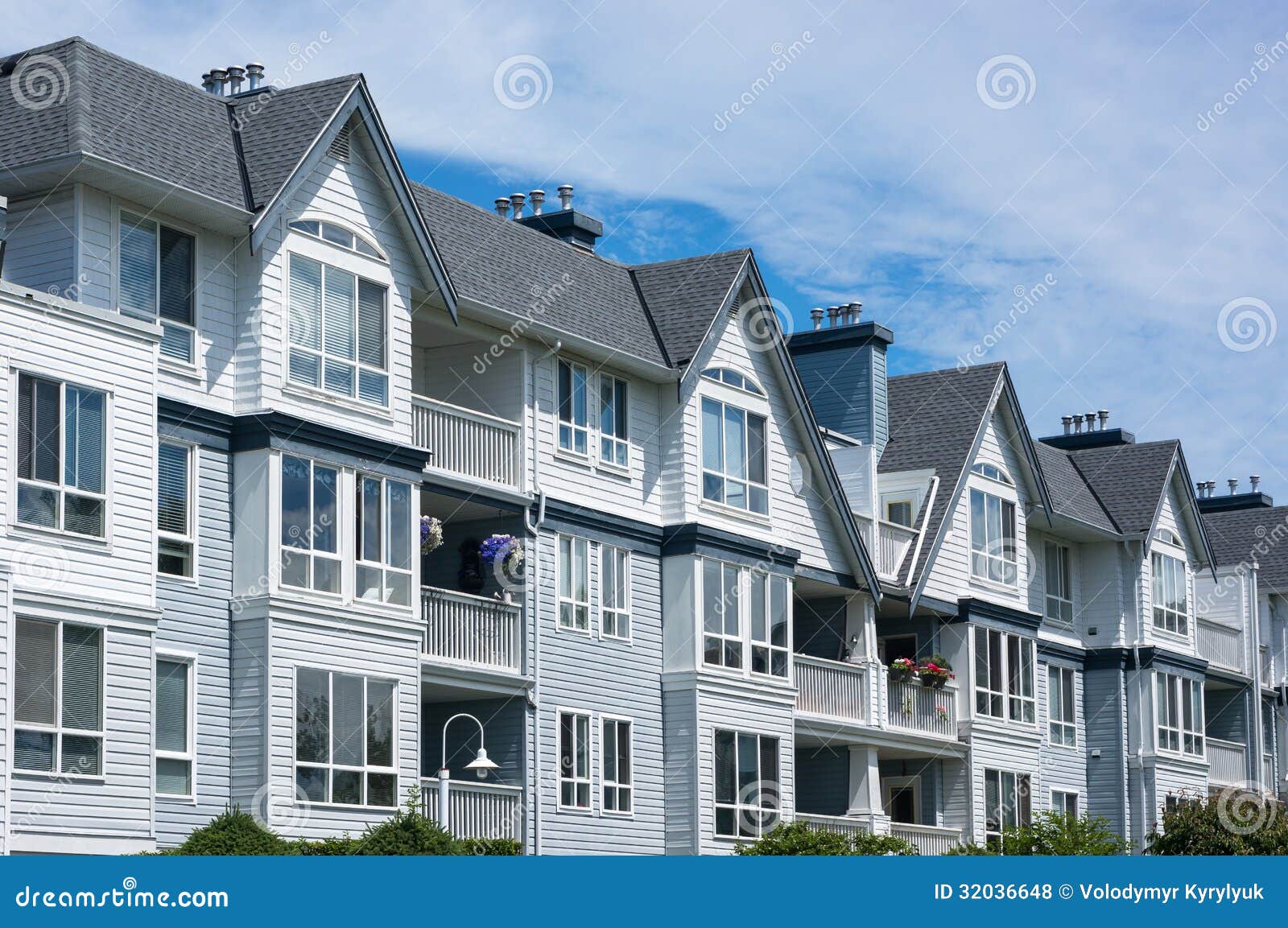 Immeuble photo stock. Image du ville, neuf, réel, extérieur - 32036648