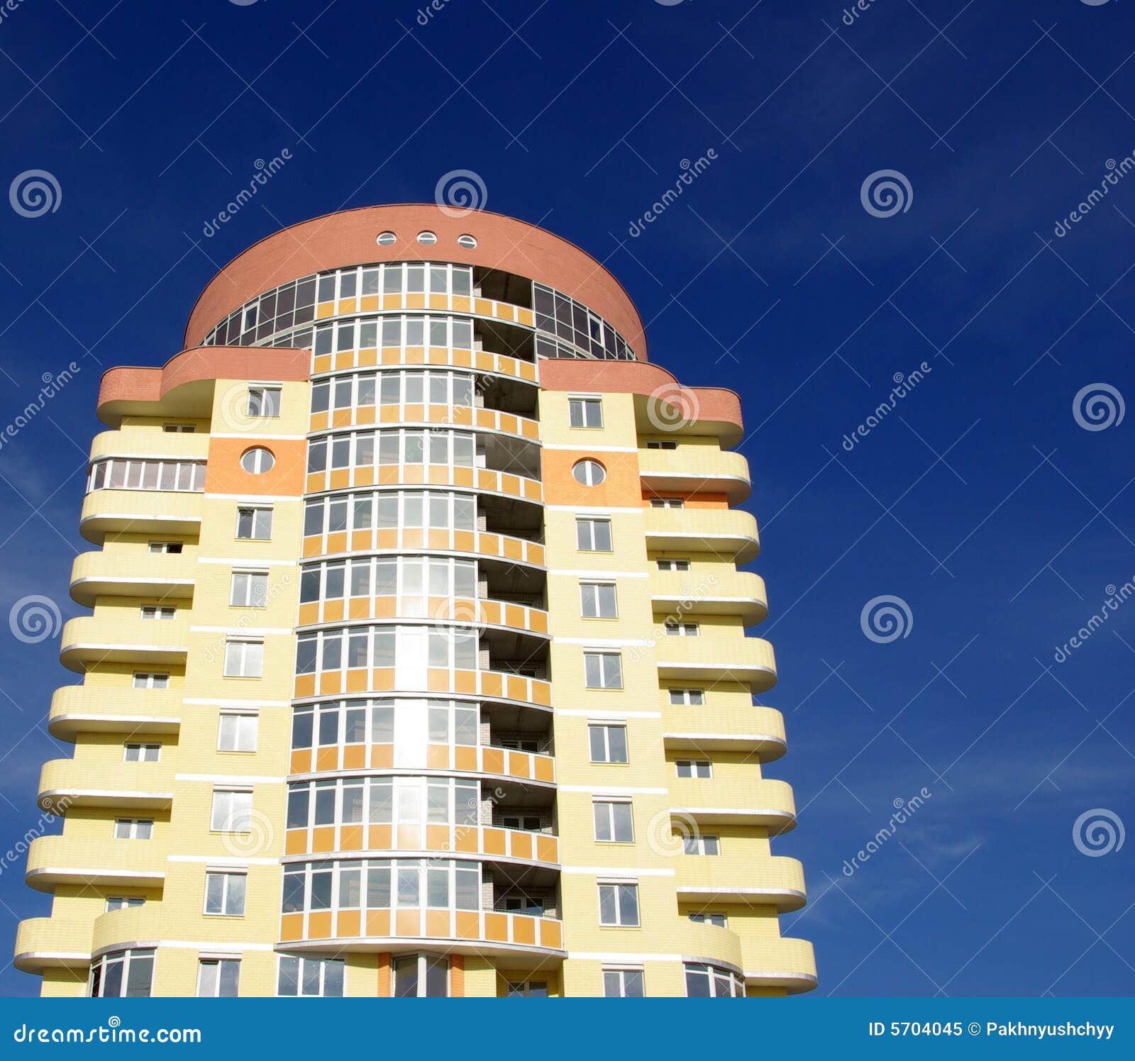 Immeuble moderne image stock. Image du coin, environnement - 5704045