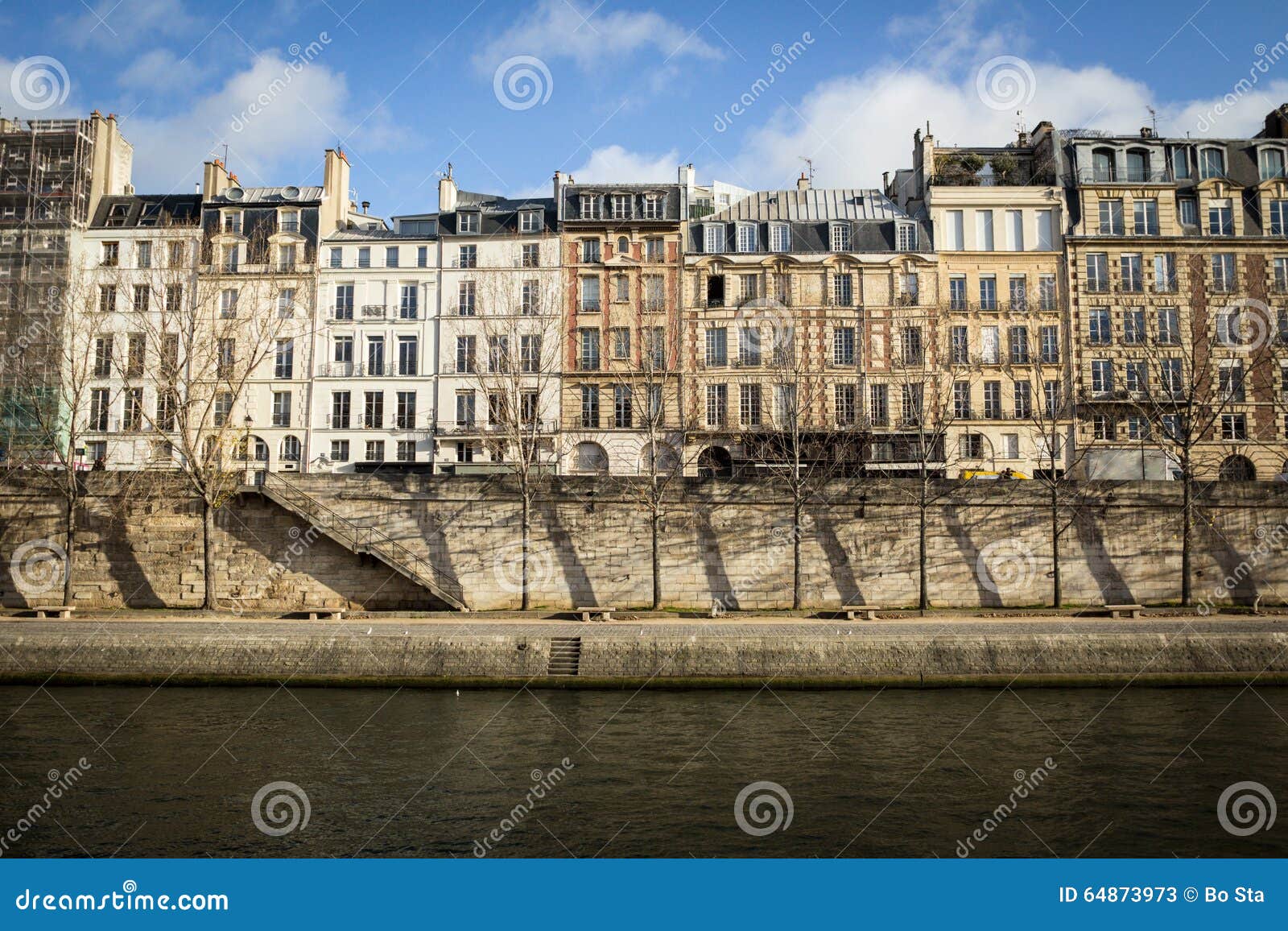 Immeubles Parisiens Traditionnels Image stock - Image of européen ...