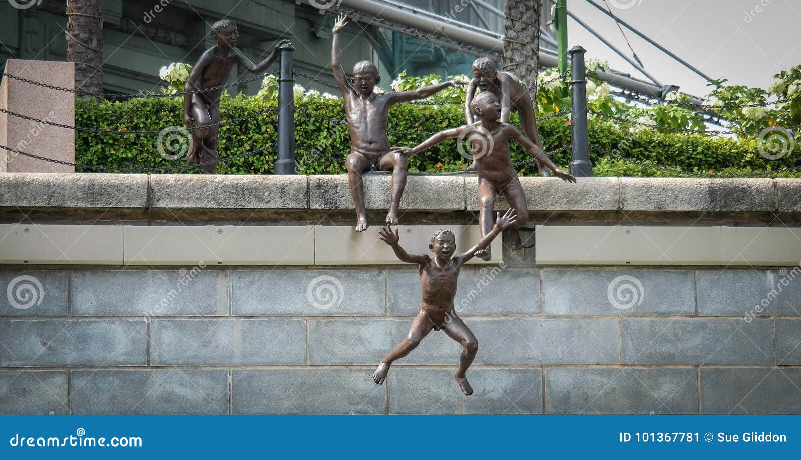Immortalised Kids Having Fun Statue Editorial Photo - Image of statue ...