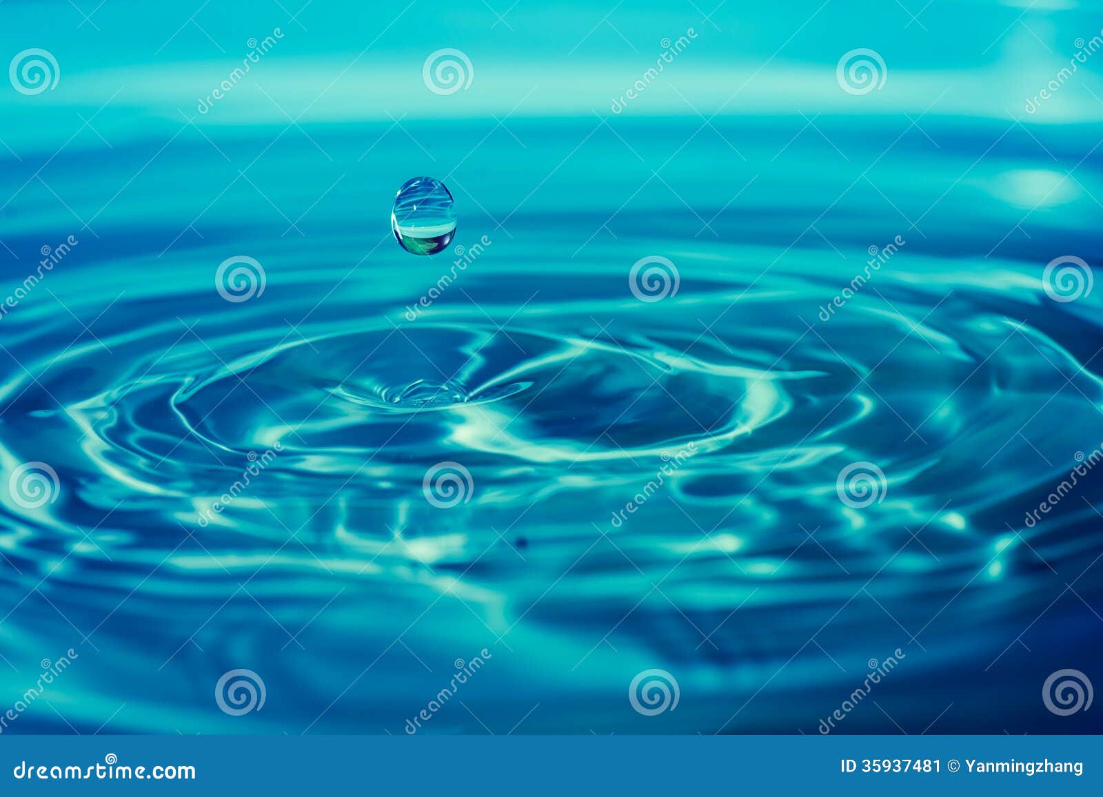 Impact Instant of a Drop of Water Stock Image - Image of colorful ...
