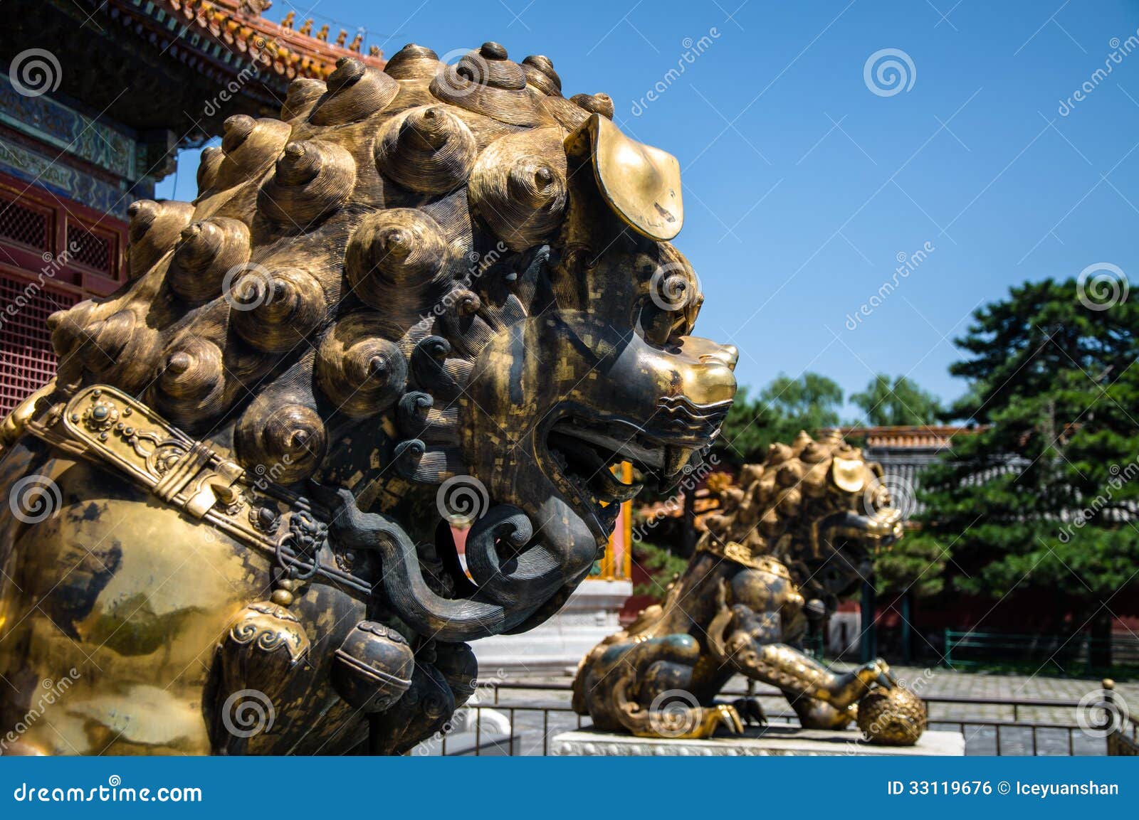 The Imperial Palace Copper Lion Stock Photo - Image of museum, palace ...
