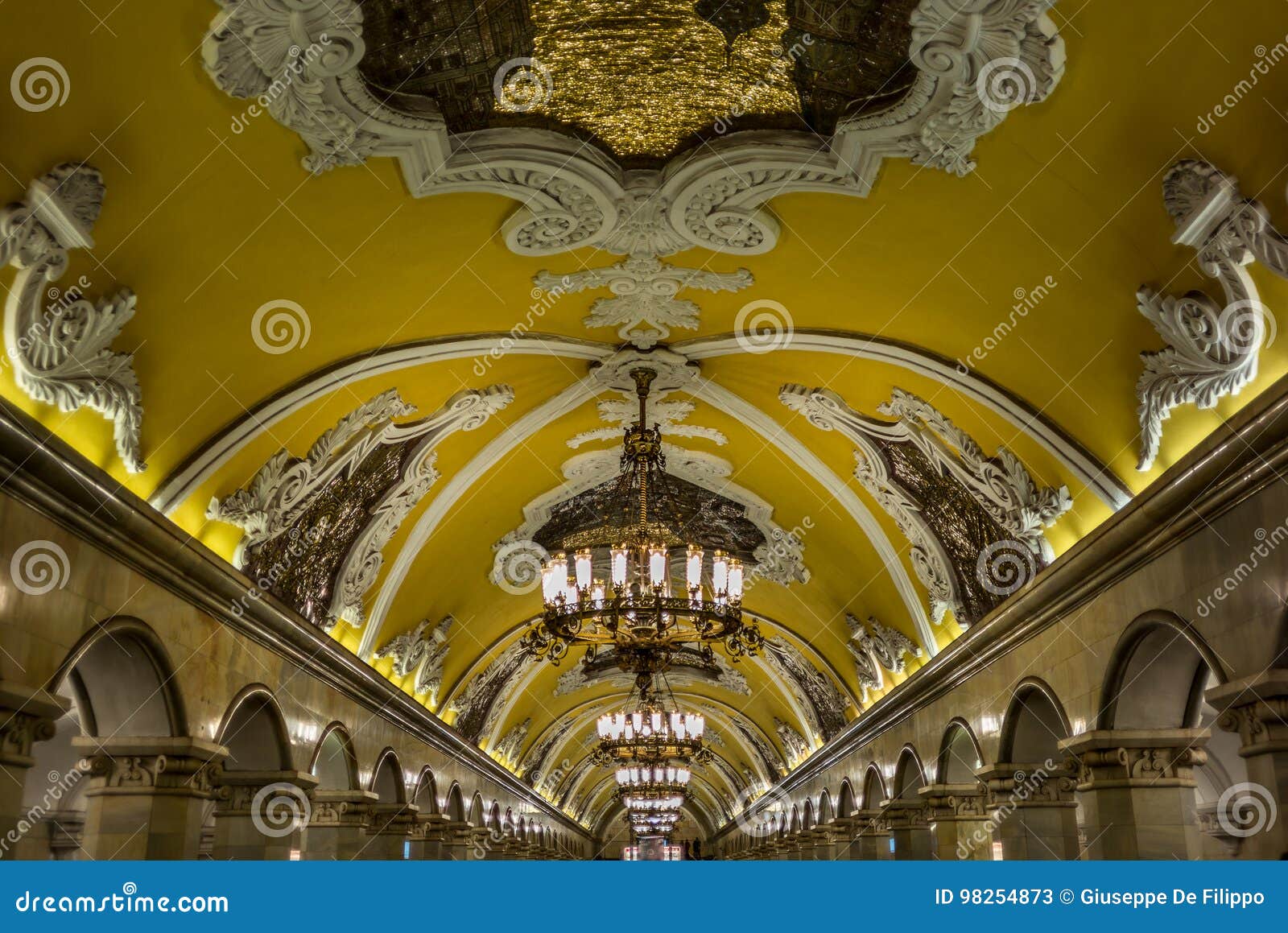 Impressive Decorations of a Soviet Era Underground Station in Mo ...
