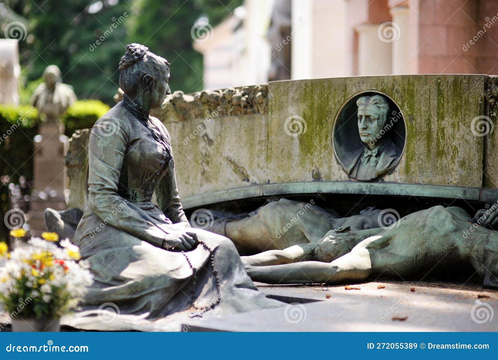 Impressive Sculptures on the Tombs and Monuments of Cimitero ... Impressive Sculptures on the Tombs and Monuments of Cimitero ...