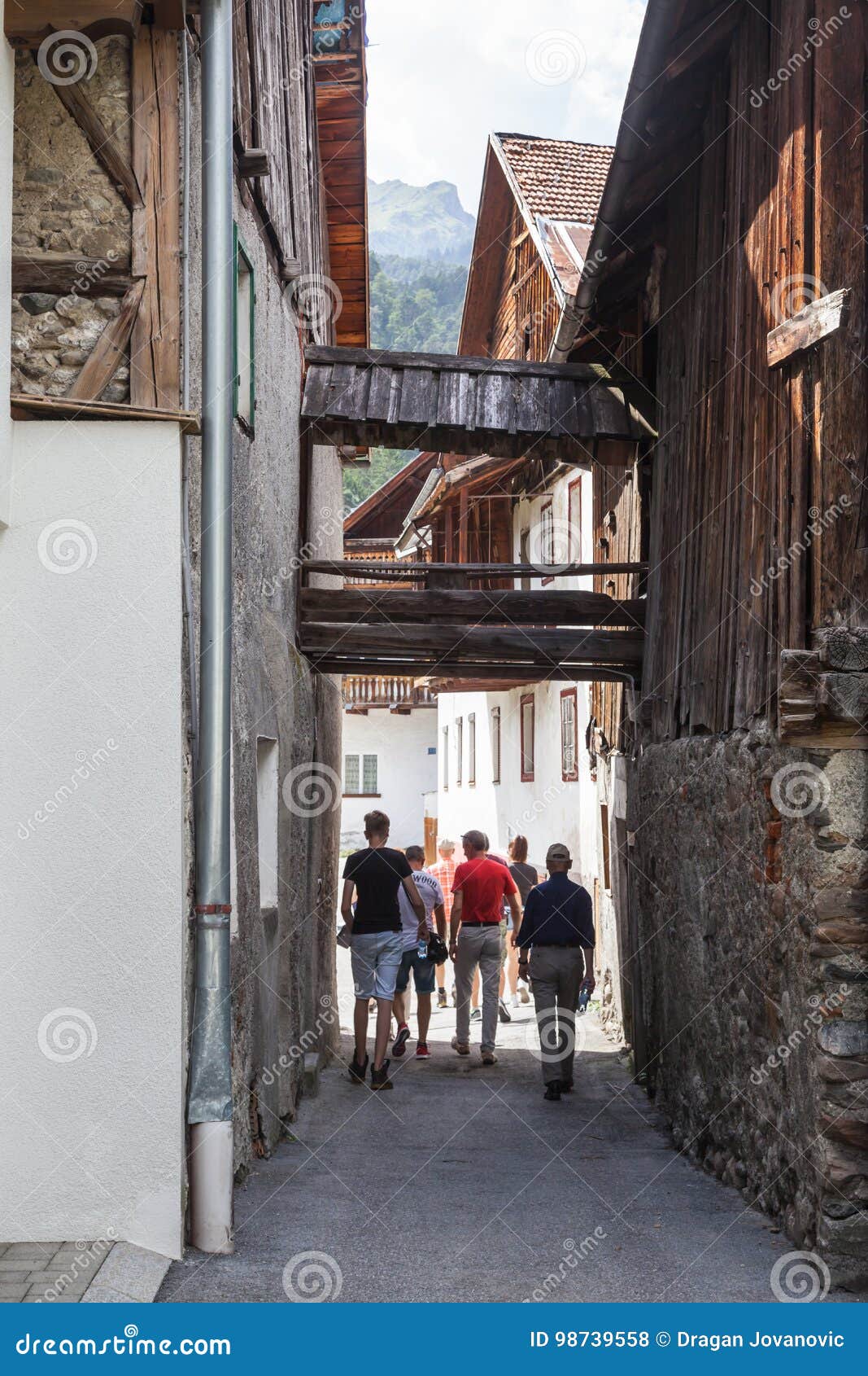 Imst in Tirol redactionele stock foto. Image of dorp - 98739558