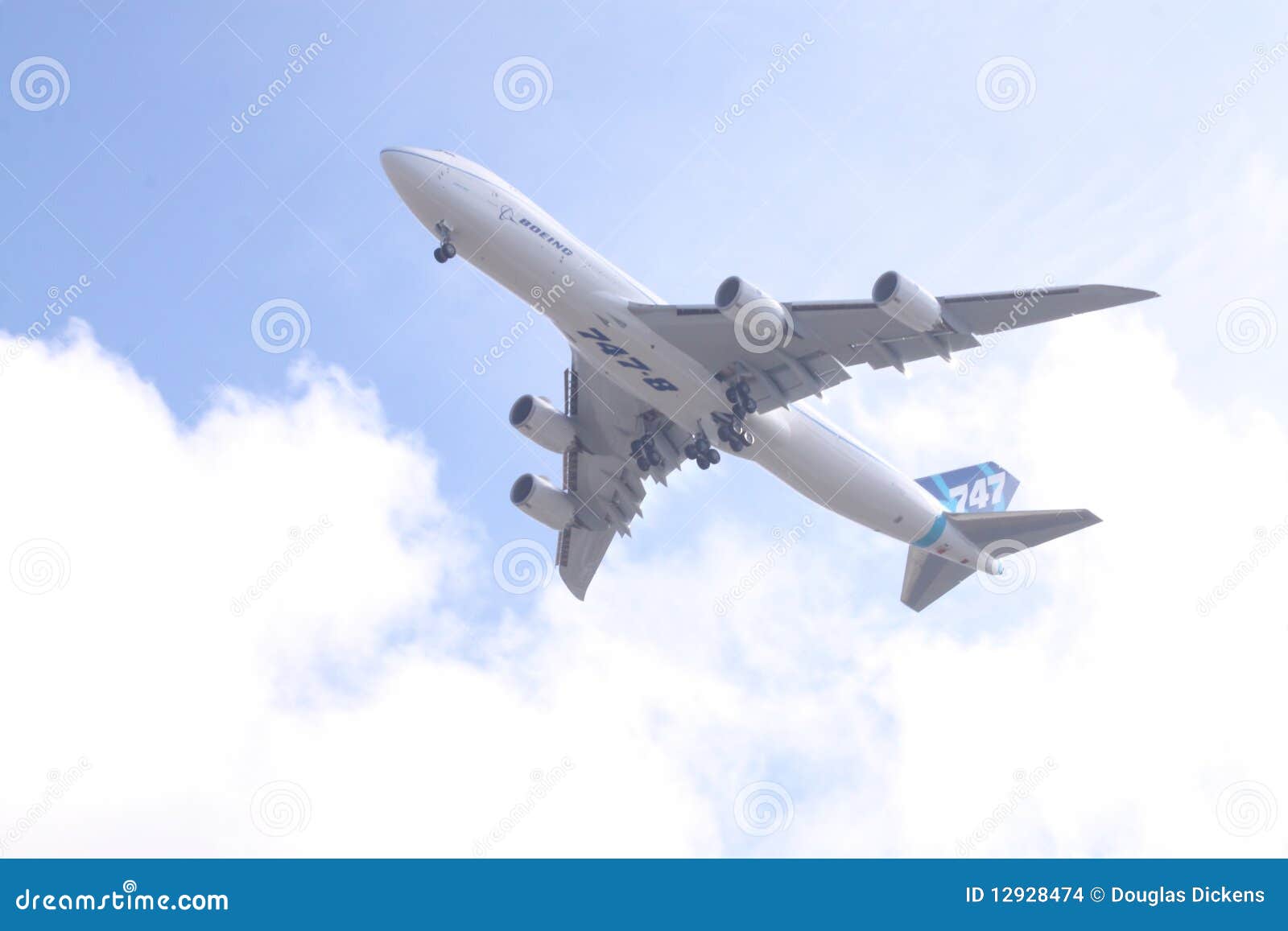 Inaugural flight of 747-8 editorial stock image. Image of flying - 12928474