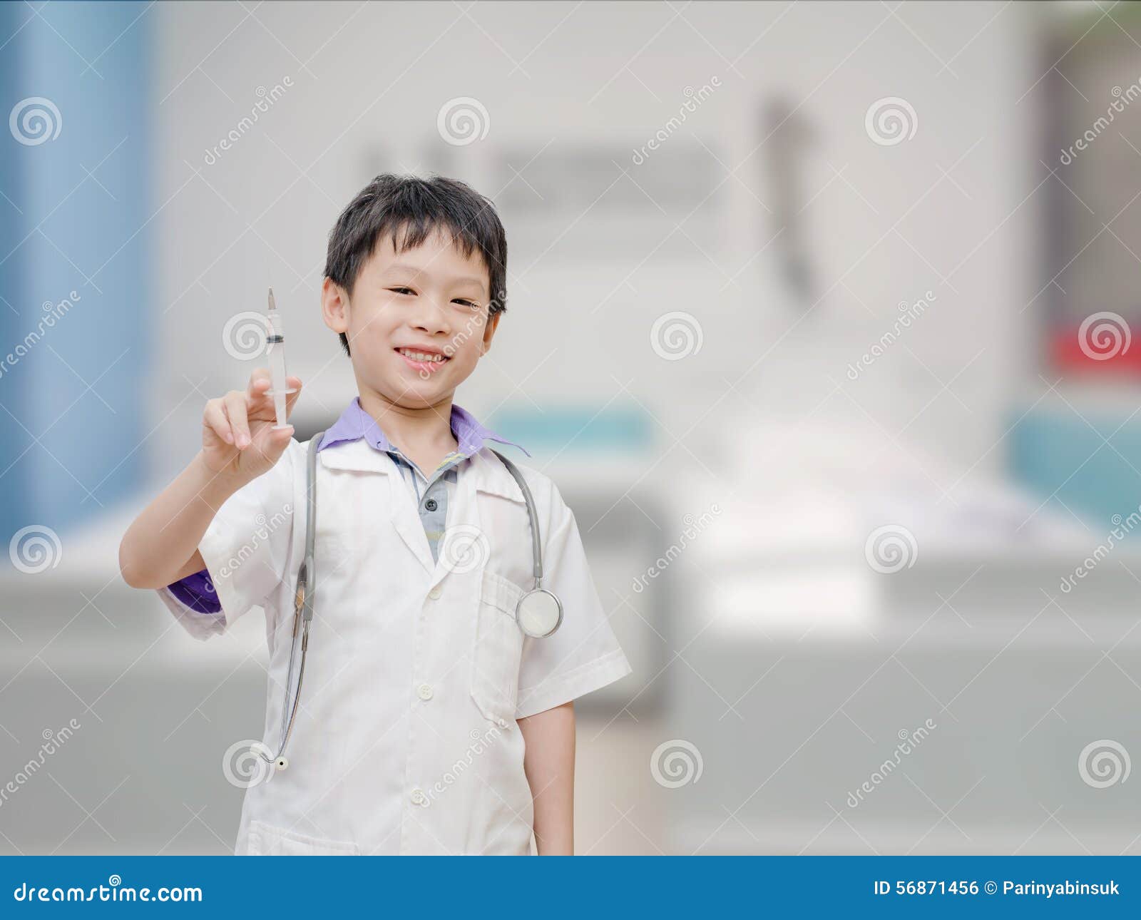 Inbillat Barn Att Vara Doktor Arkivfoto - Bild av injektion, glädje ...