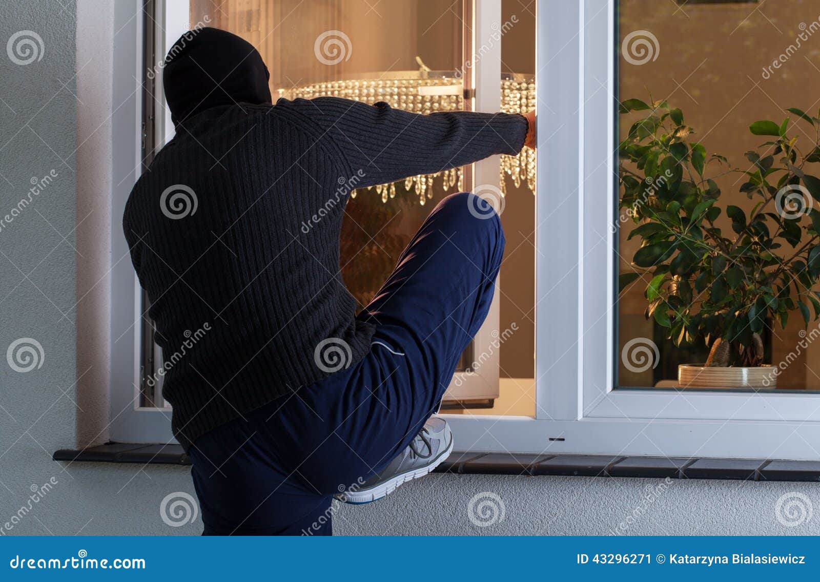 Inbraak in het huis stock afbeelding. Image of mannetje - 43296271