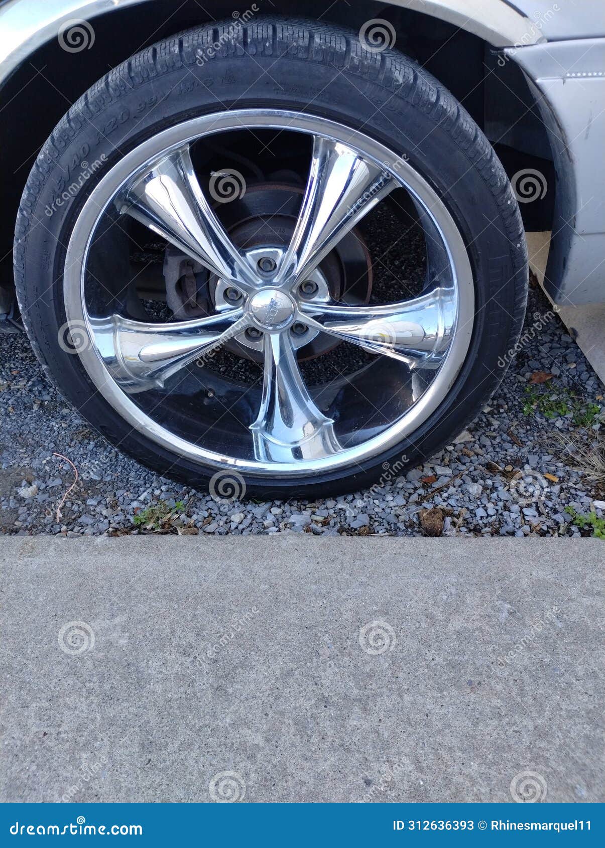 20 inch box rims editorial stock photo. Image of rims - 312636393