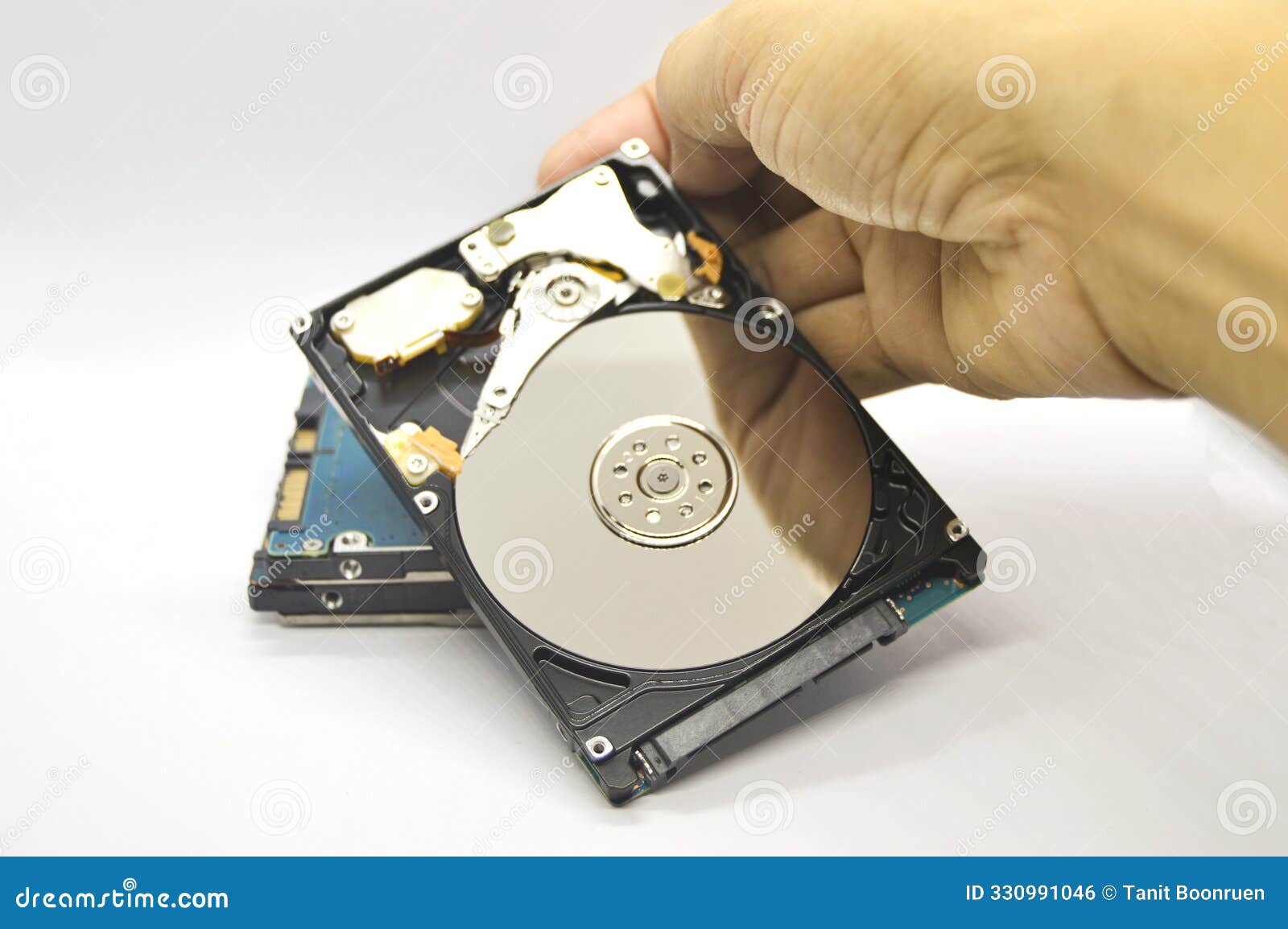 2.5-inch Spinning Disk Type Hard Drive Images are Still Commonly Used ...