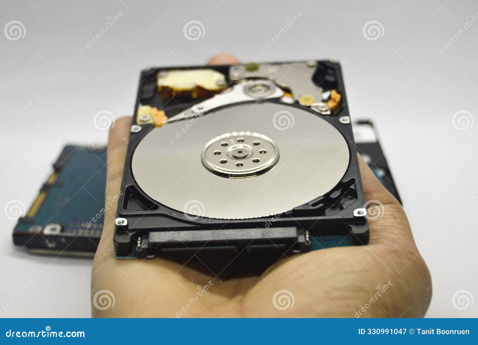 2.5-inch Spinning Disk Type Hard Drive Images are Still Commonly Used ...