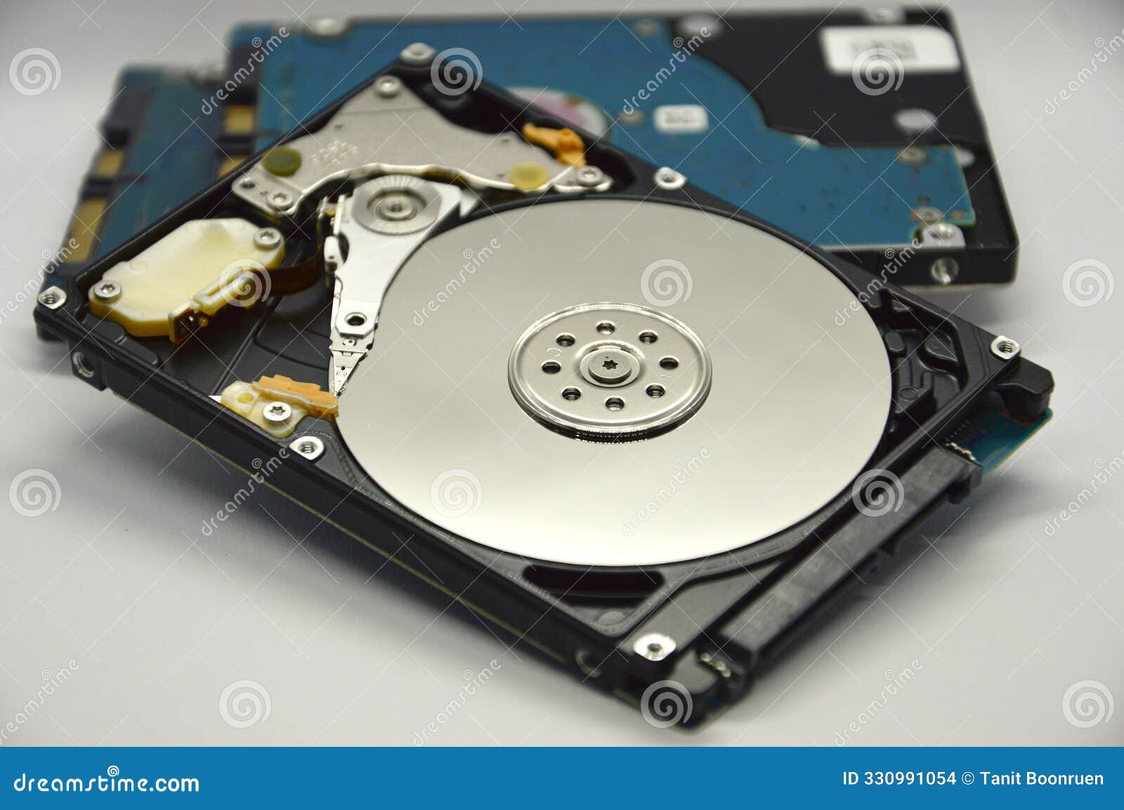 2.5-inch Spinning Disk Type Hard Drive Images are Still Commonly Used ...